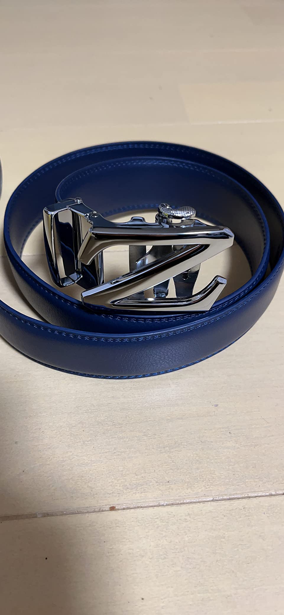 Amazon | [FleurUneffe] 帯カット可能 サイズ調整自由 穴無し オートロック ベルト メンズ 本革 おしゃれ カジュアル 紳士 ビジネス ゴルフ 白 ホワイト 赤 レッド ...