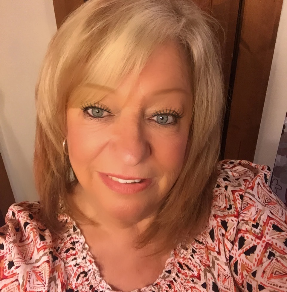 Amazon.com: Becky Robbins: books, biography, latest update