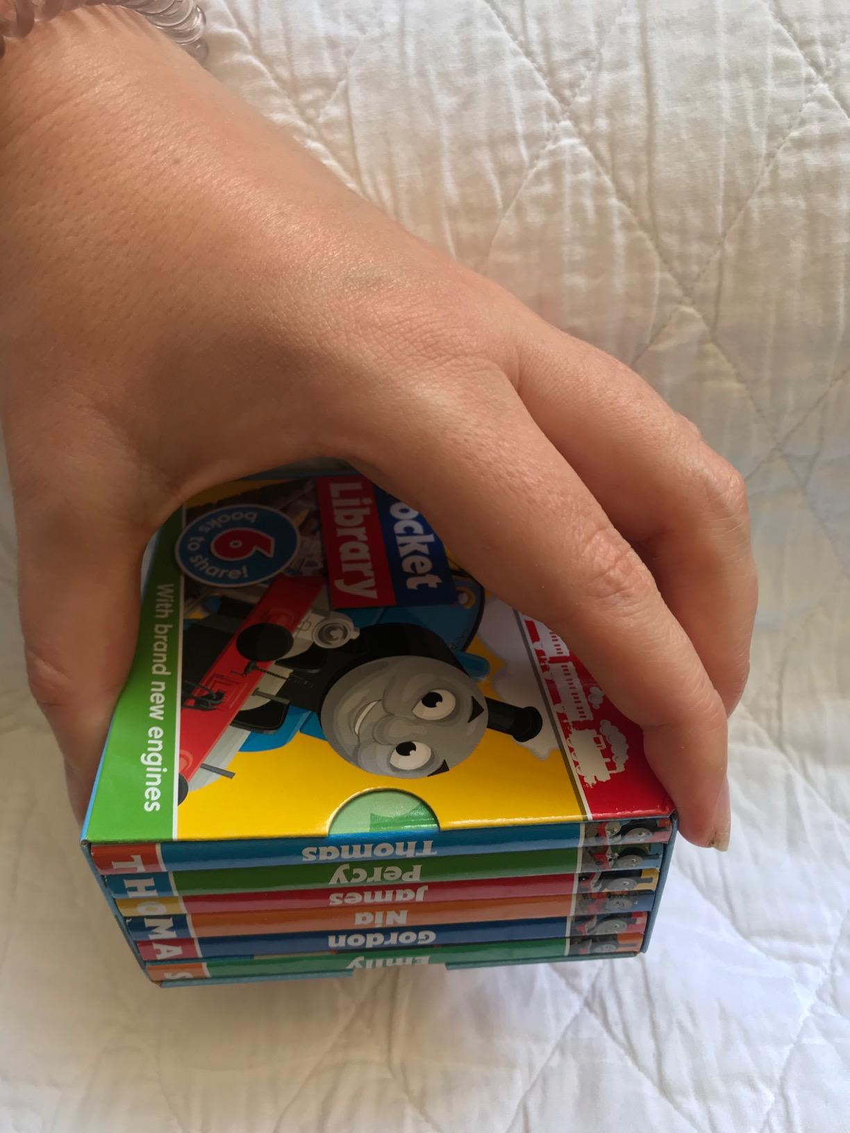 Thomas & Friends: Pocket Library: Six Pocket-Sized Illustrated Story ...