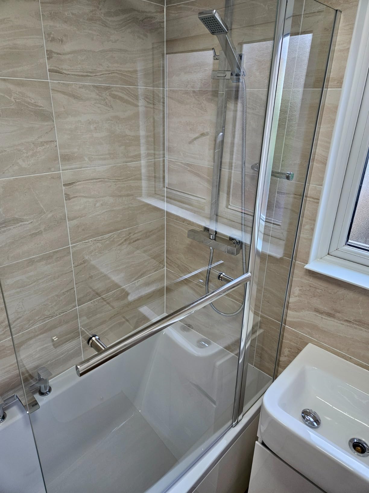 Biubiubath Pivot Bath Shower Screen Over Bath 6mm Glass Towel Rail ...