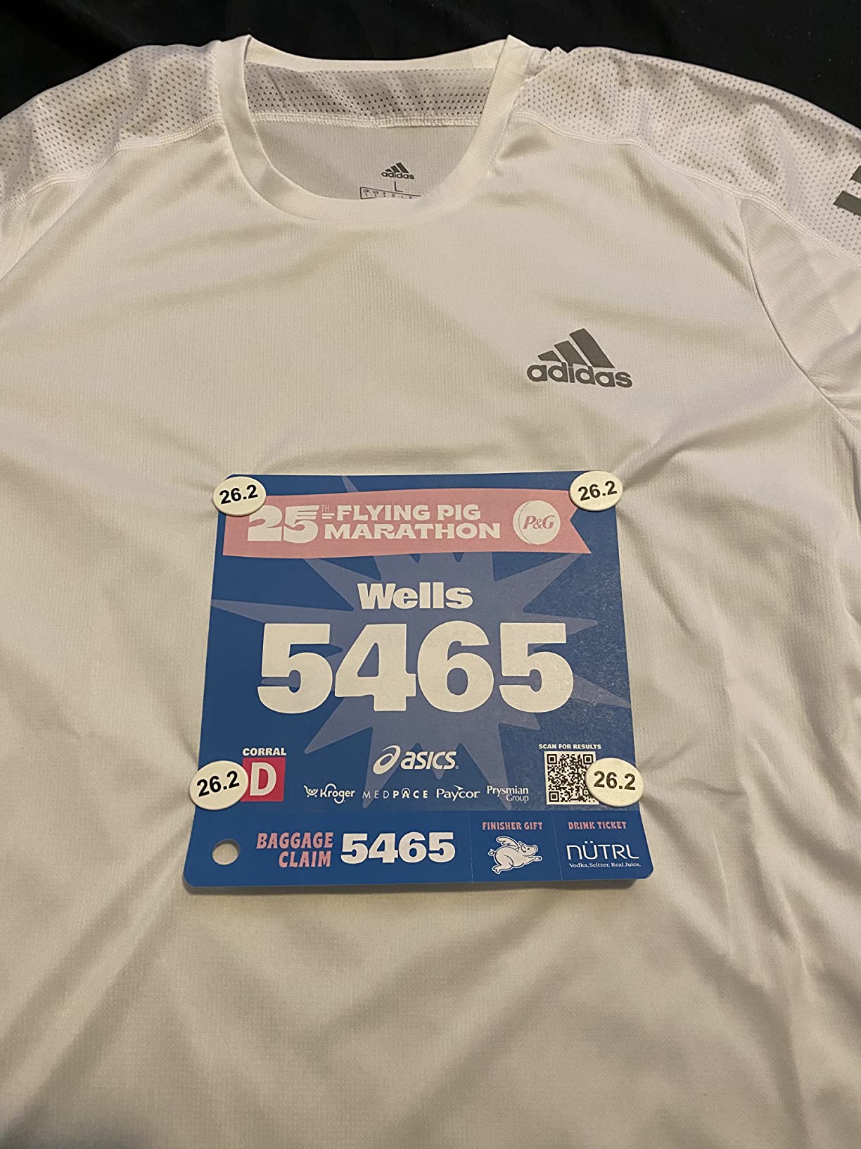 Amazon.com: BibBoards 26.2 Marathon Event Clips | bibSNAPS & Safety ...