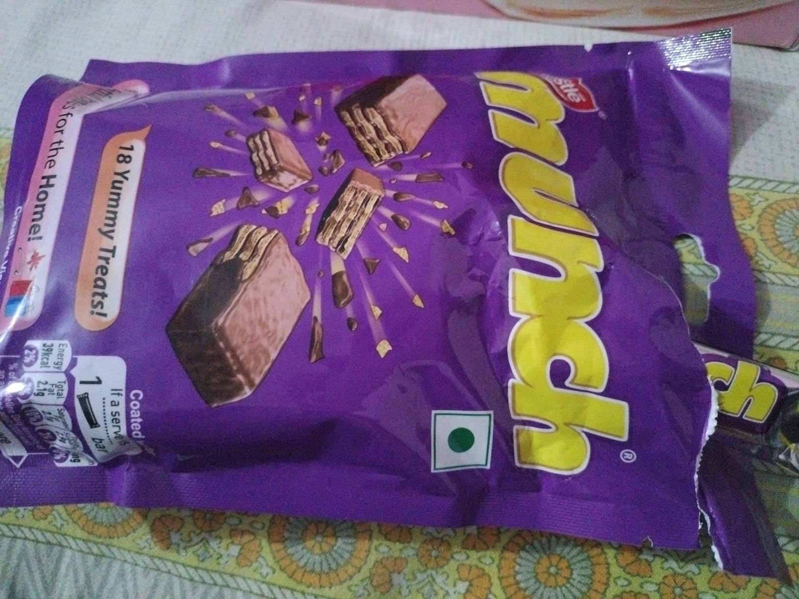 Munch Nestlé Choco Coated Crunchy Wafer Share Pack, 147.9 Grams | 17 ...