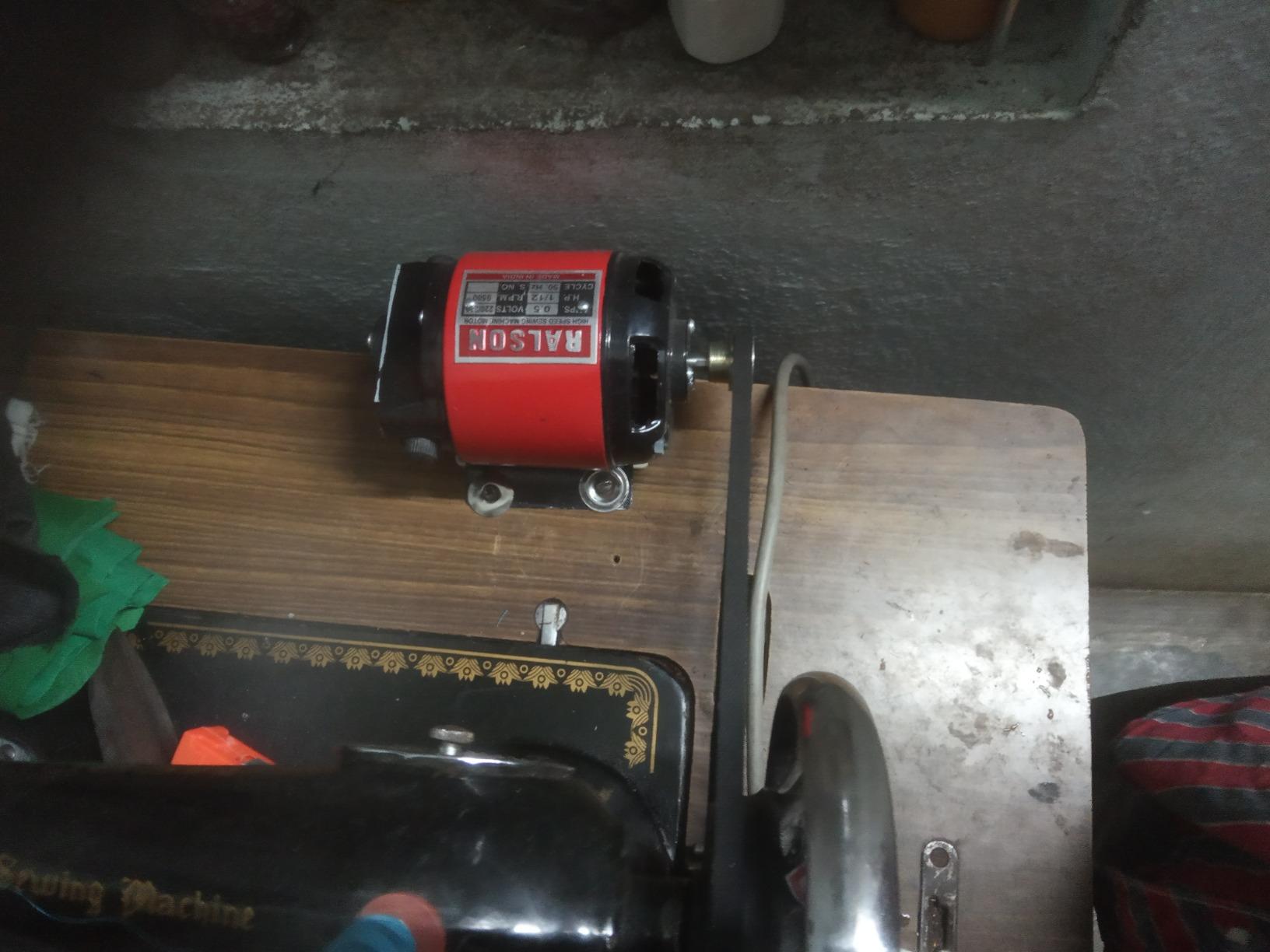 Ralson Cast Iron Sewing Machine Motor Ralson (50 Watts, Red & Black ...
