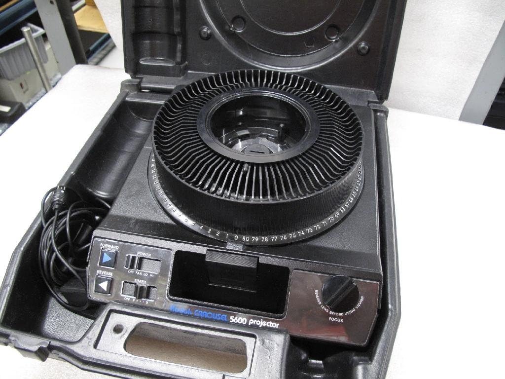 Amazon.com : Kodak Ektagraphic Slide Projector 5600 : Electronics