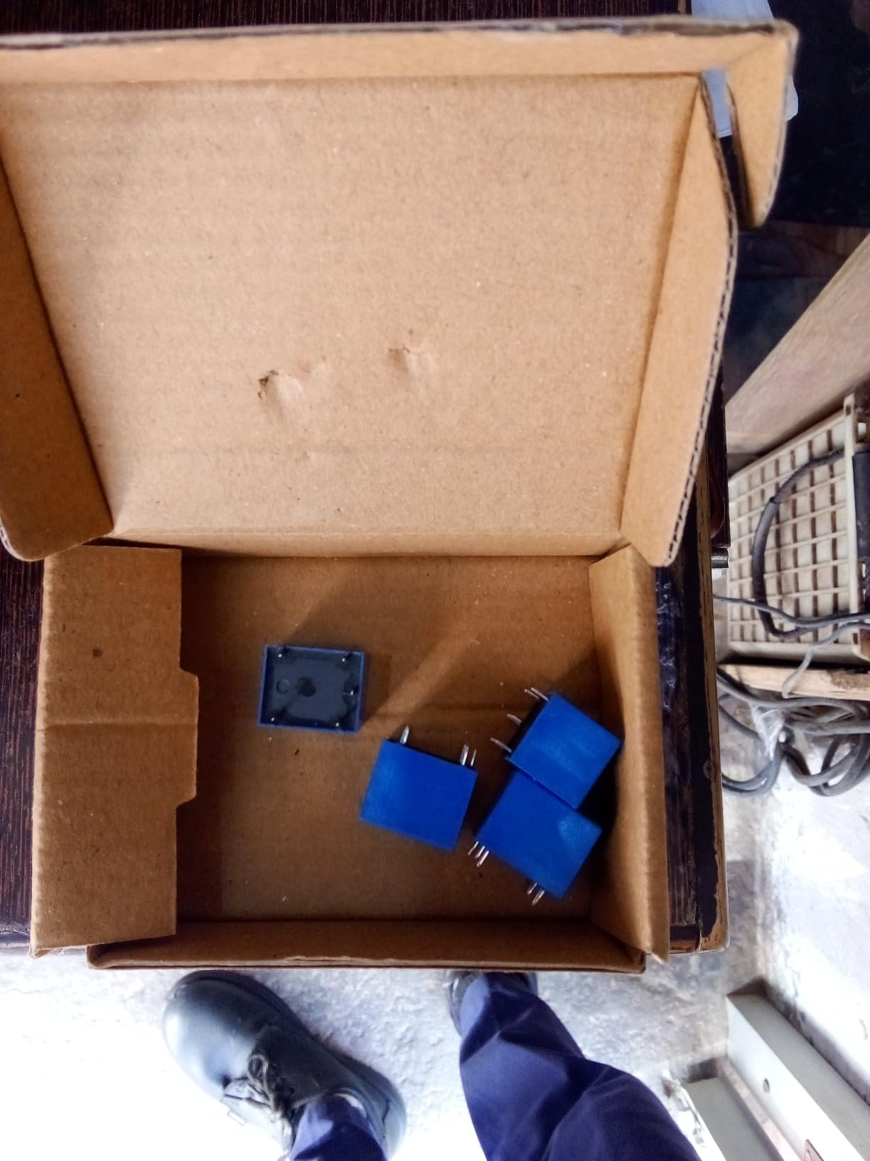 INSIGNIA LABS -5V Relay SPDT Sugar cube relay DIP-5 PCB Type Pack Of 5 ...