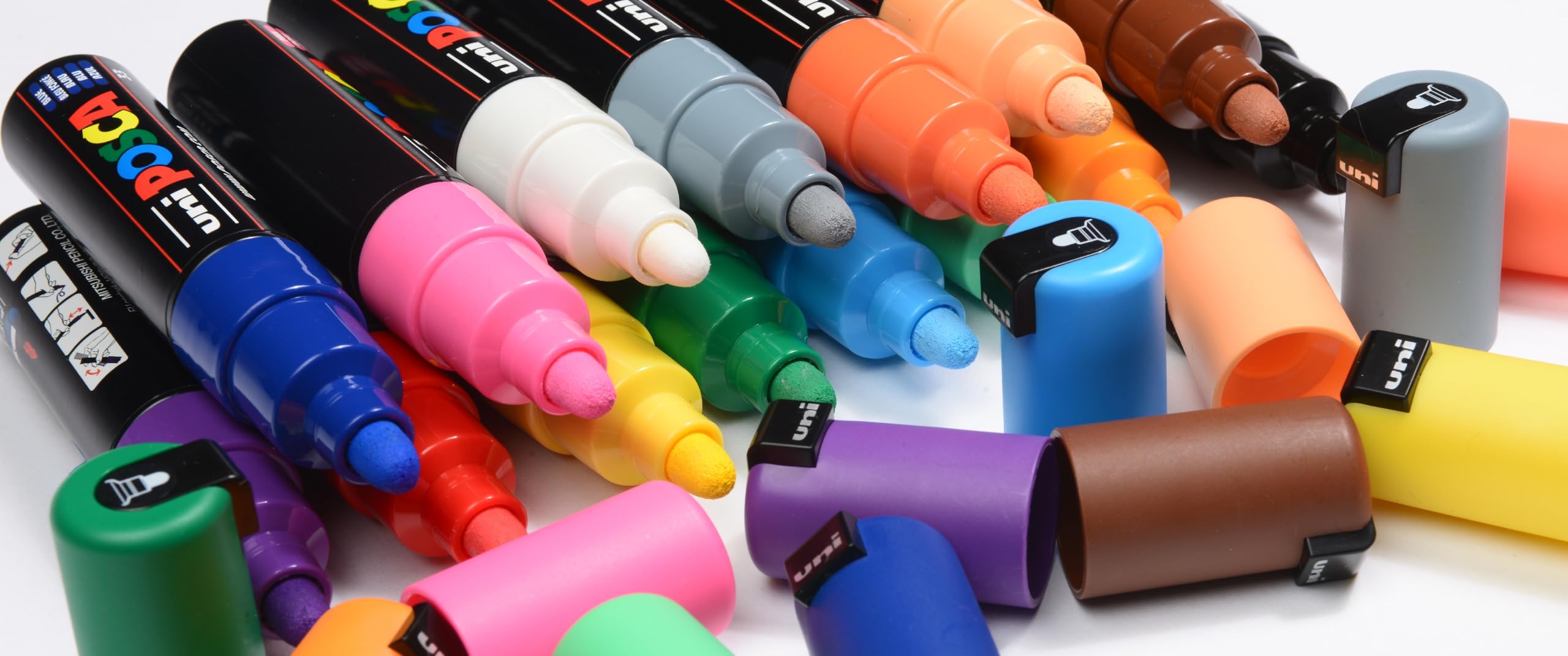 UNI Posca Set PC 8K GSWB Pack of 4 Markers – BigaMart