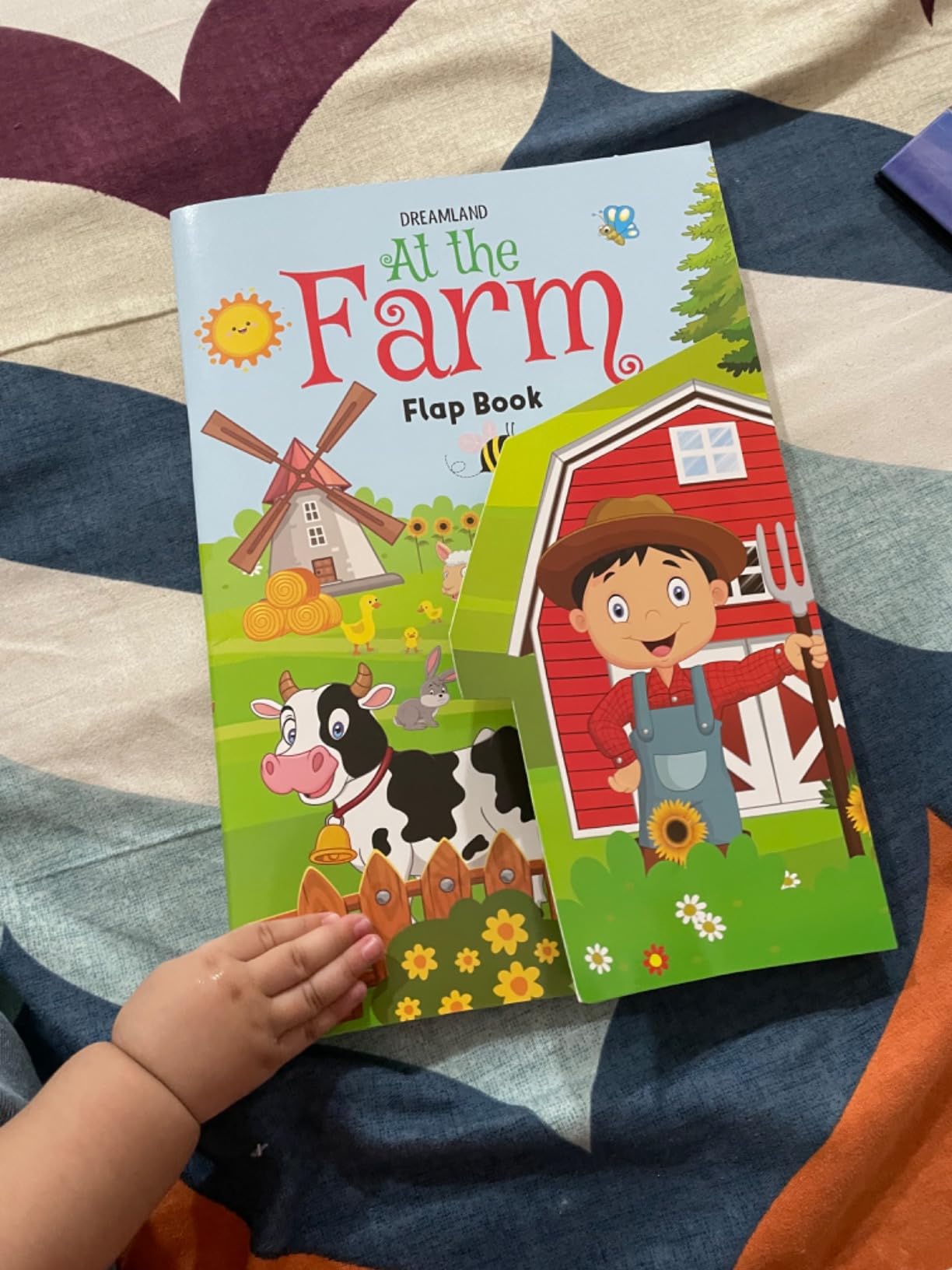 At the Farm - Lift The Flap Book for Kids Age 3-6 Years with Bright and ...