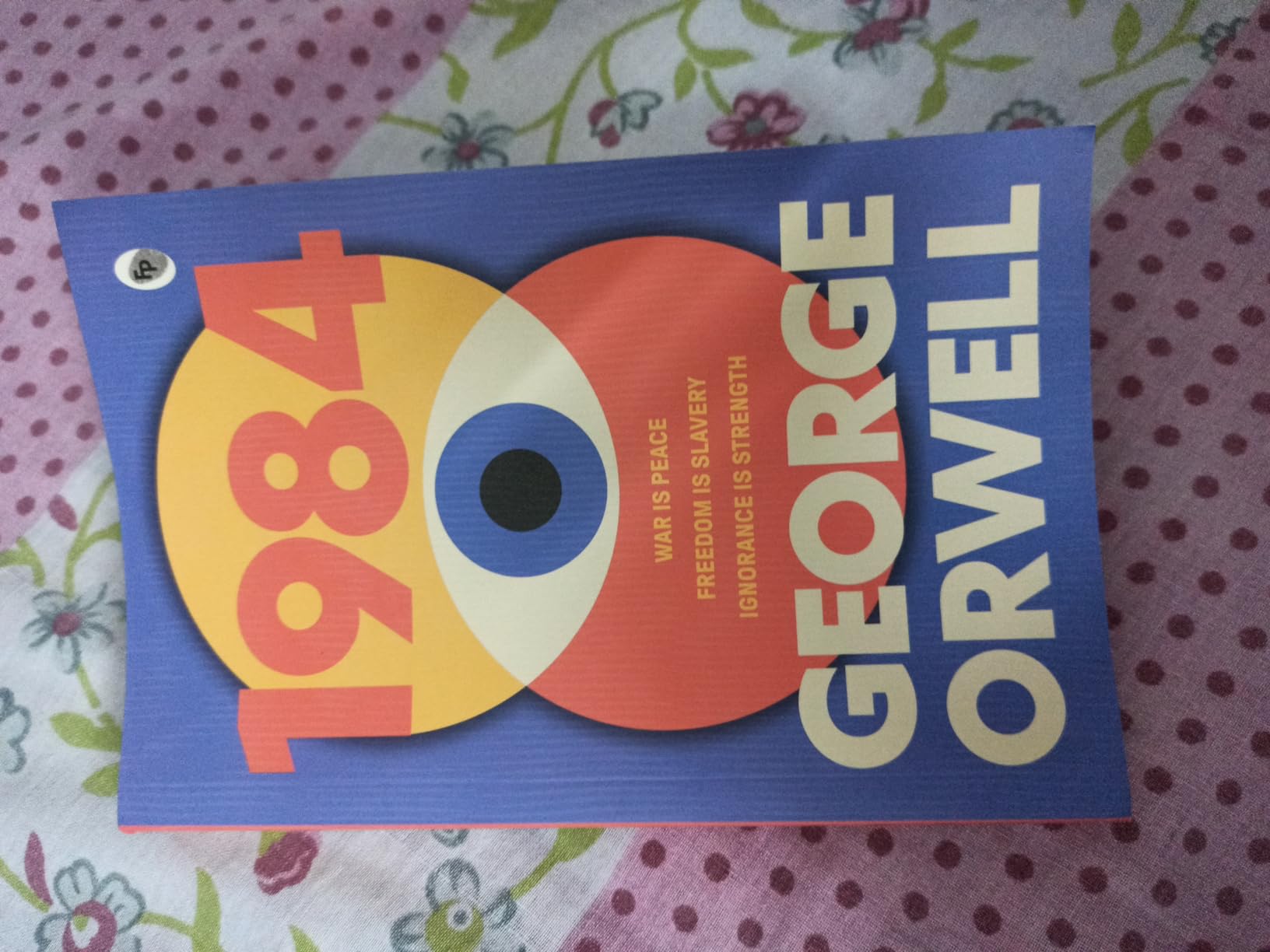 Buy 1984 Deluxe Edition (Modern Classics) Book Online at Low Prices in ...