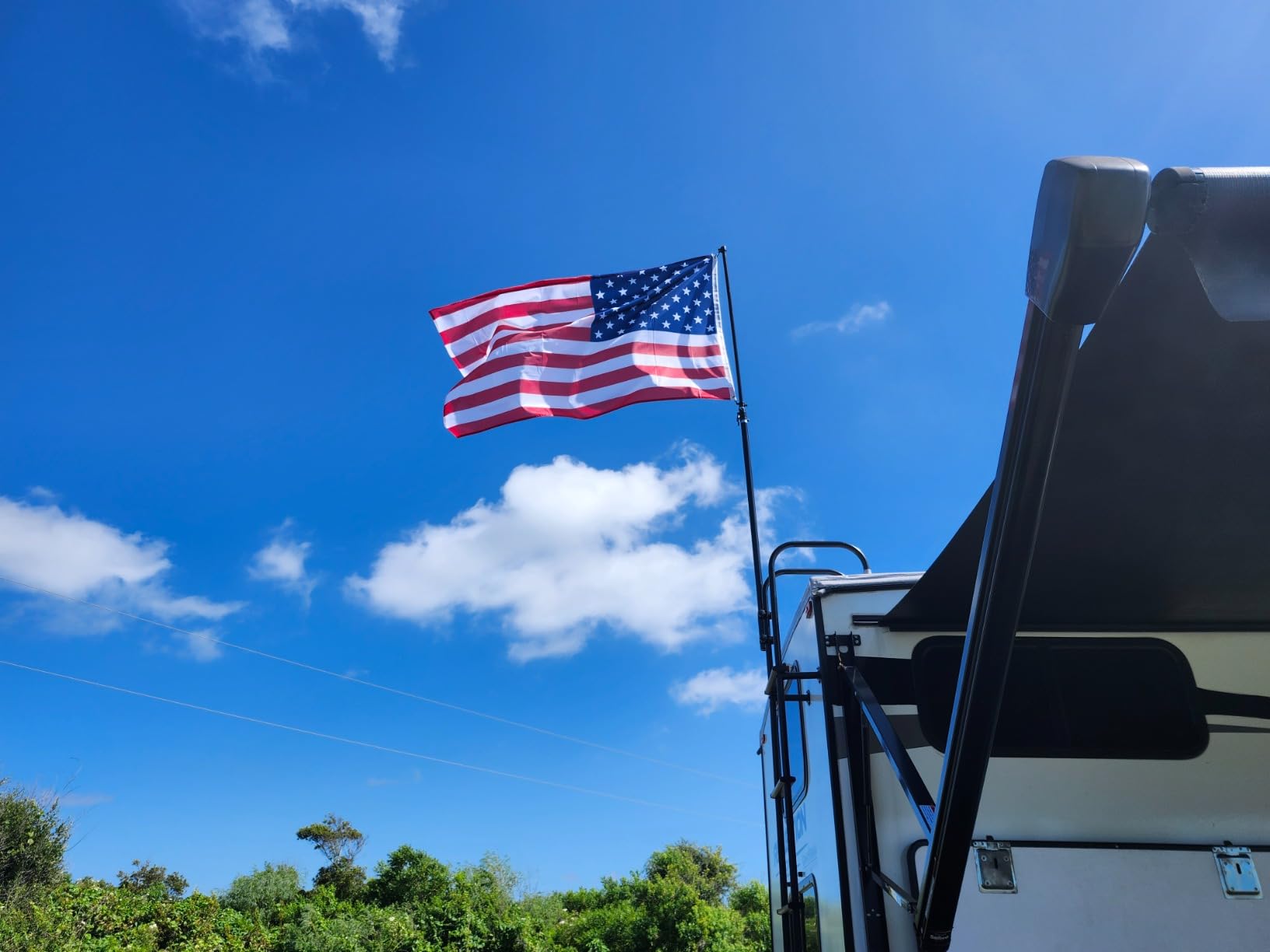 Amazon.com : The Traveler Two Flag RV Ladder Flag Pole Kit. Includes ...