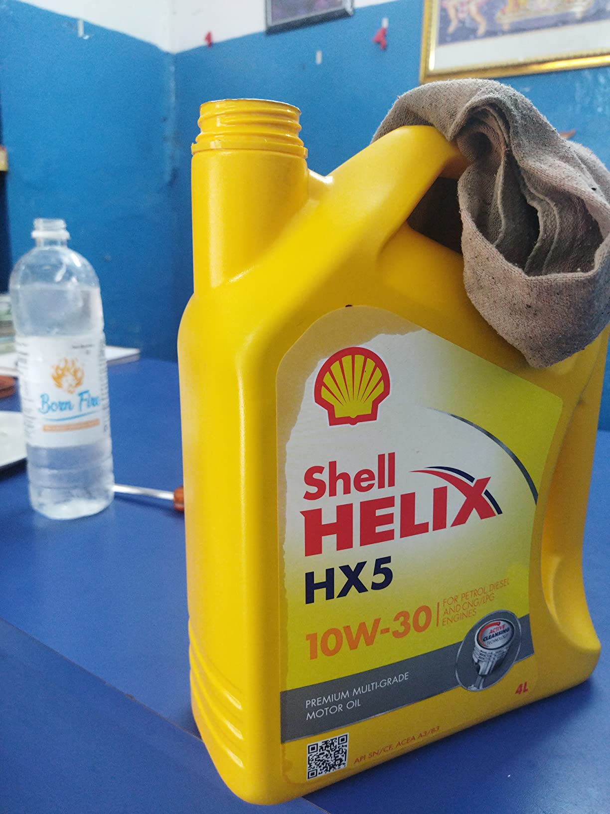 Shell Helix HX5 10W-30 SN A3/B3 Engine Oil for Cars (4L) : Amazon.in ...