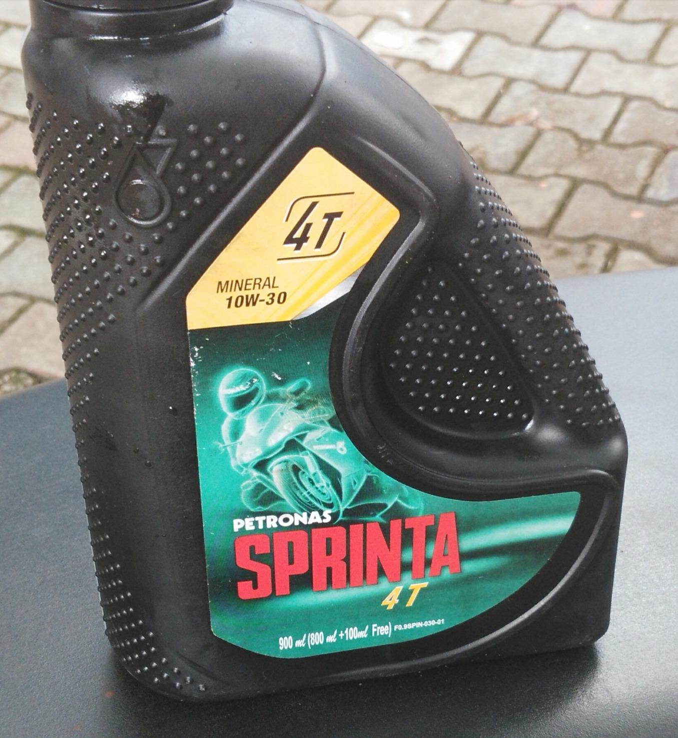 Petronas Sprinta 4T SL 10W30 Motorcycle Oil (0.9 L) : Amazon.in: Car ...