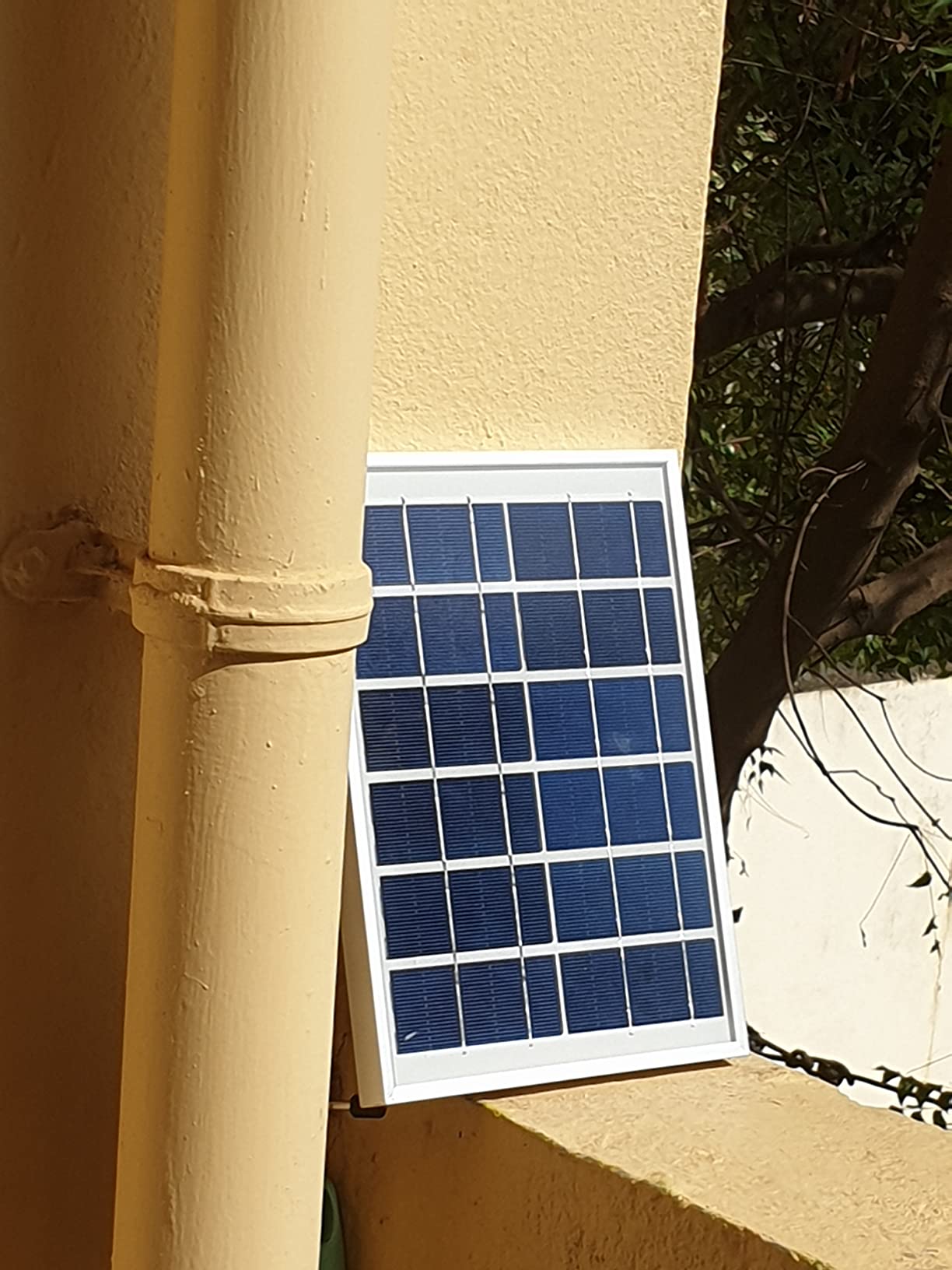 SUN KING Pro 400- Super Bright Emergency Solar Light with USB Mobile ...