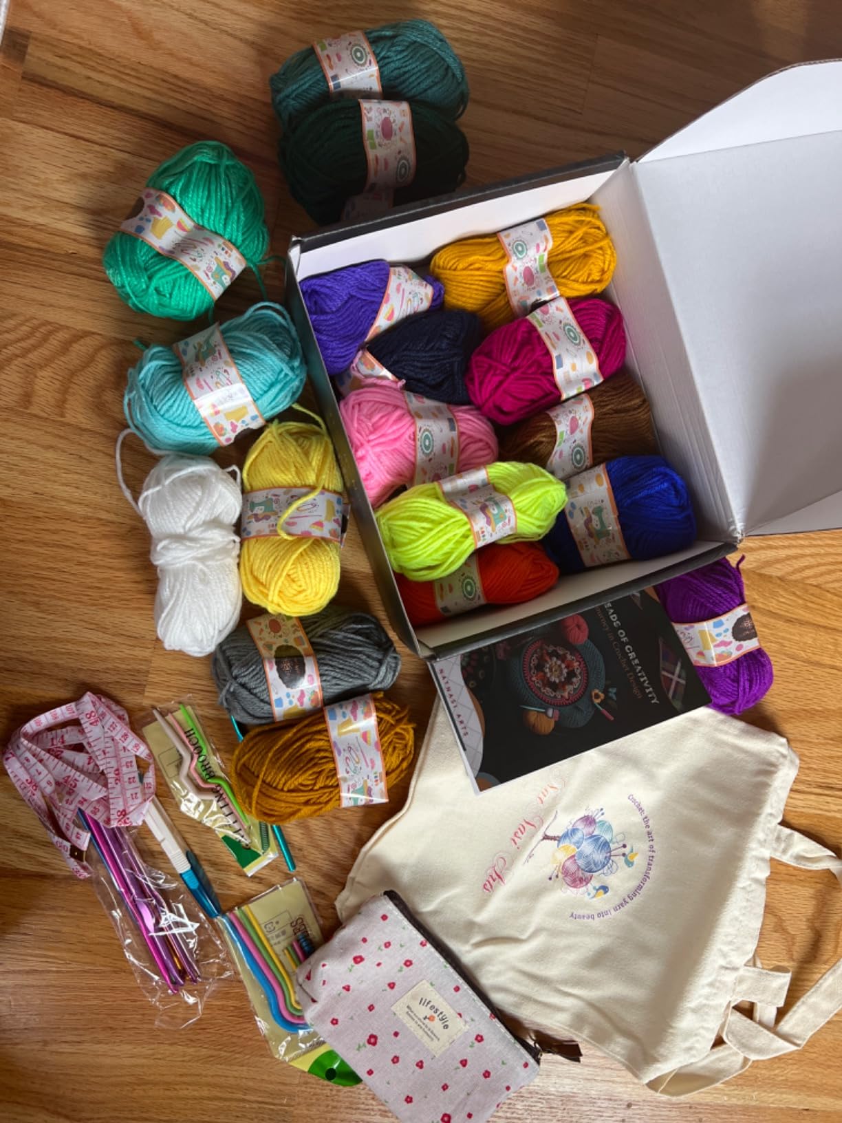 Amazon.com: NatNasi Arts Crochet Set -106pcs Crochet Kit,20Acrylic Yarn ...