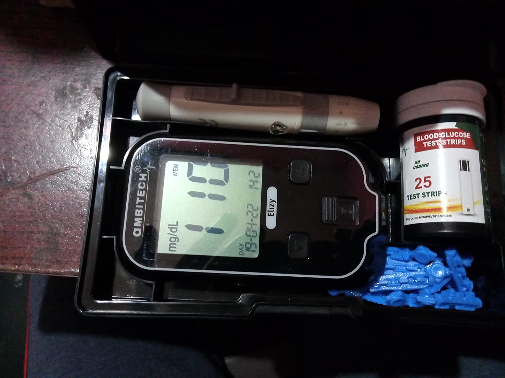 AMBITECH-CONTOUR AmbiTech Elizy blood glucometer and 25 strips with 25 ...