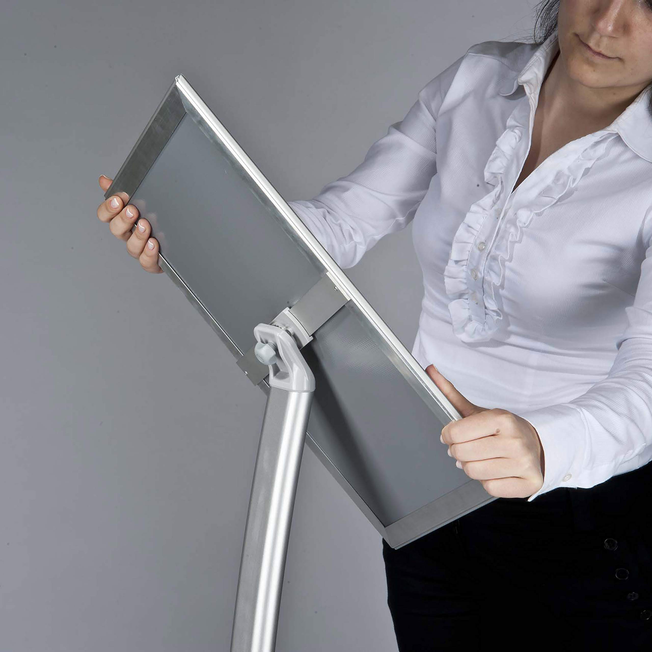 M&T Displays Curved Sign Holder, Floor Stand with Aluminum Snap Frame ...