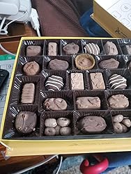 Amazon.com: Russell Stover Whitman's Sampler Chocolate Box Assortment Box, An Assortment of ...