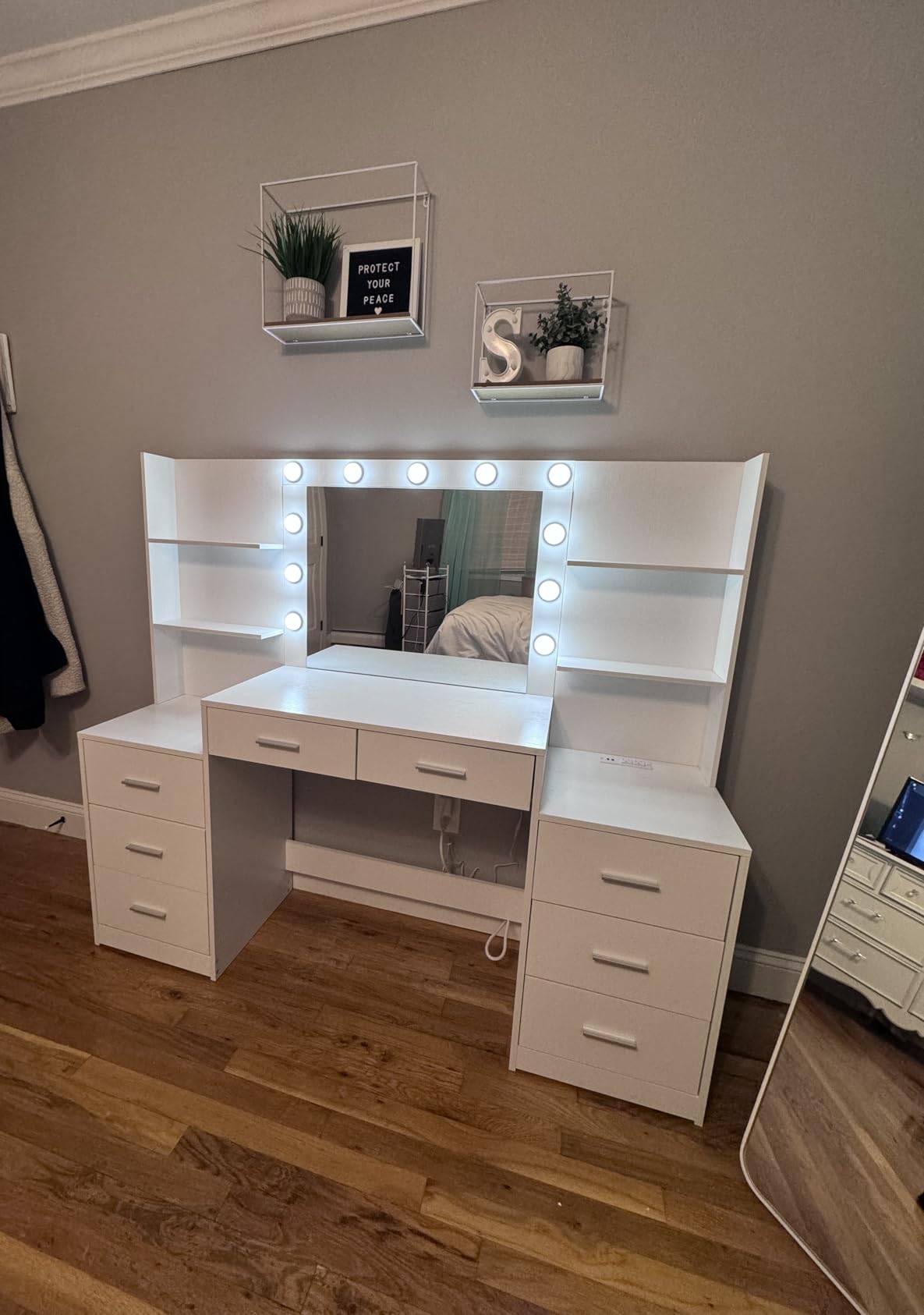 $47/mo - Finance Irontar Makeup Vanity Table with Mirror & Lights ...