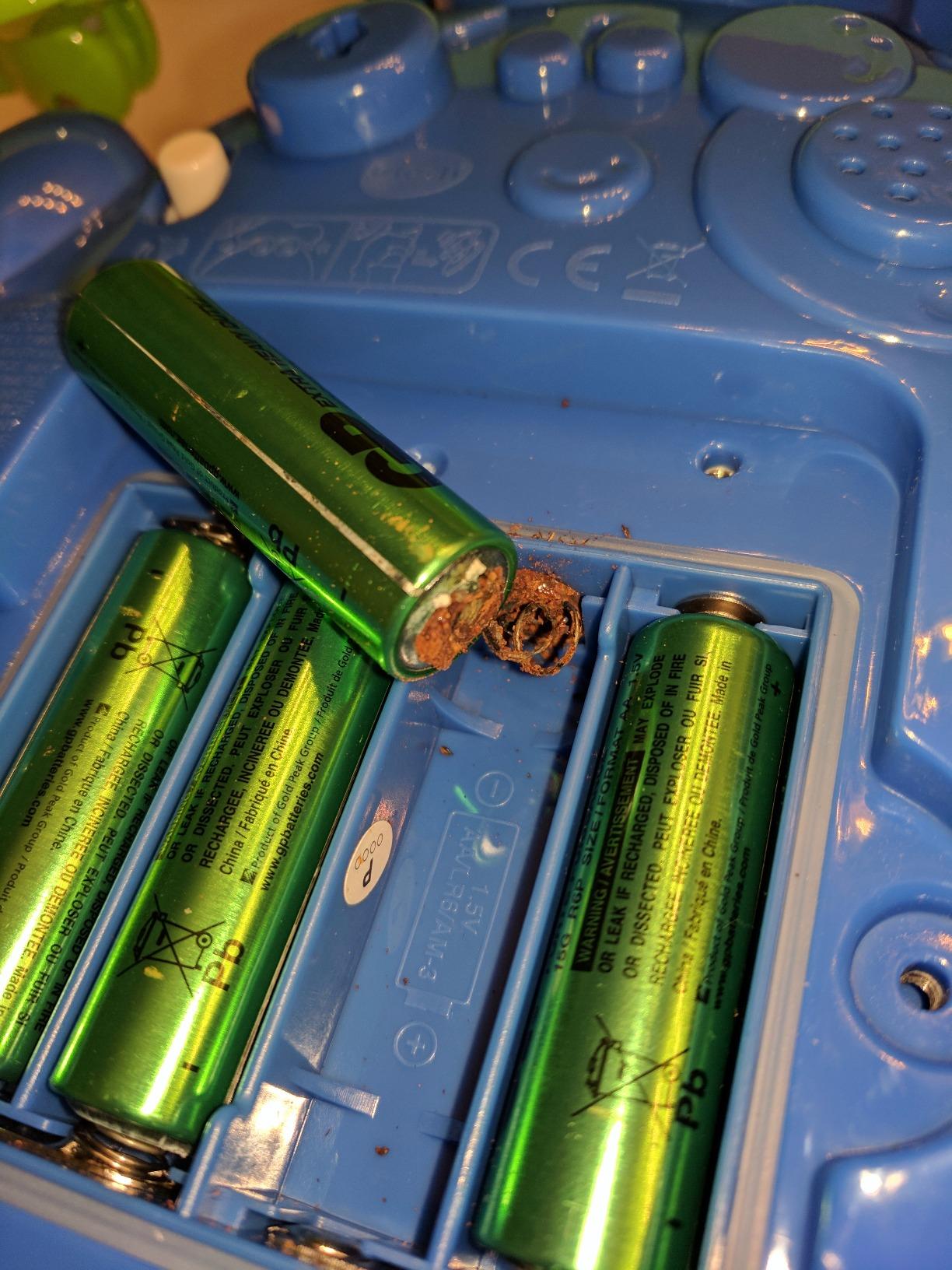 Amazon.com: VTech Sing and Learn Whale Bubble Machine Bath Toy : Toys ...