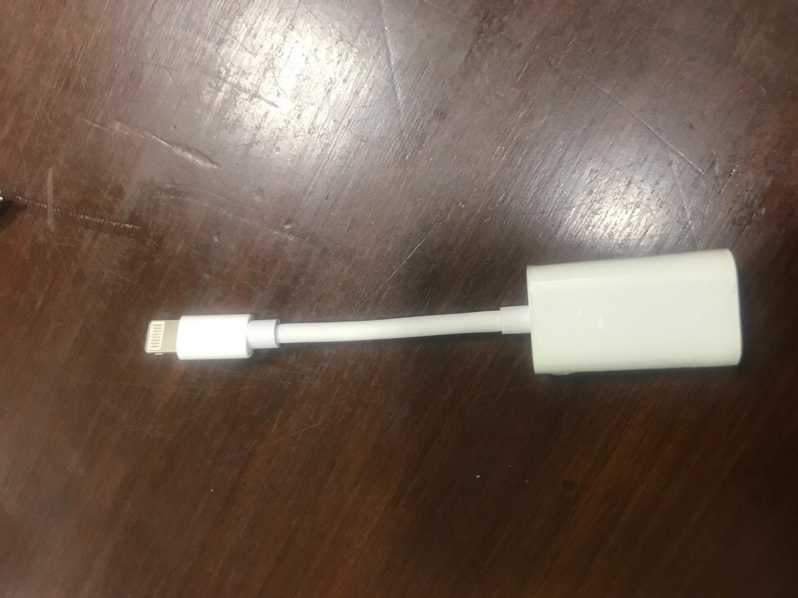 4D Dual Lightning Port Adapter & Splitter With Audio, Charge & Sync ...