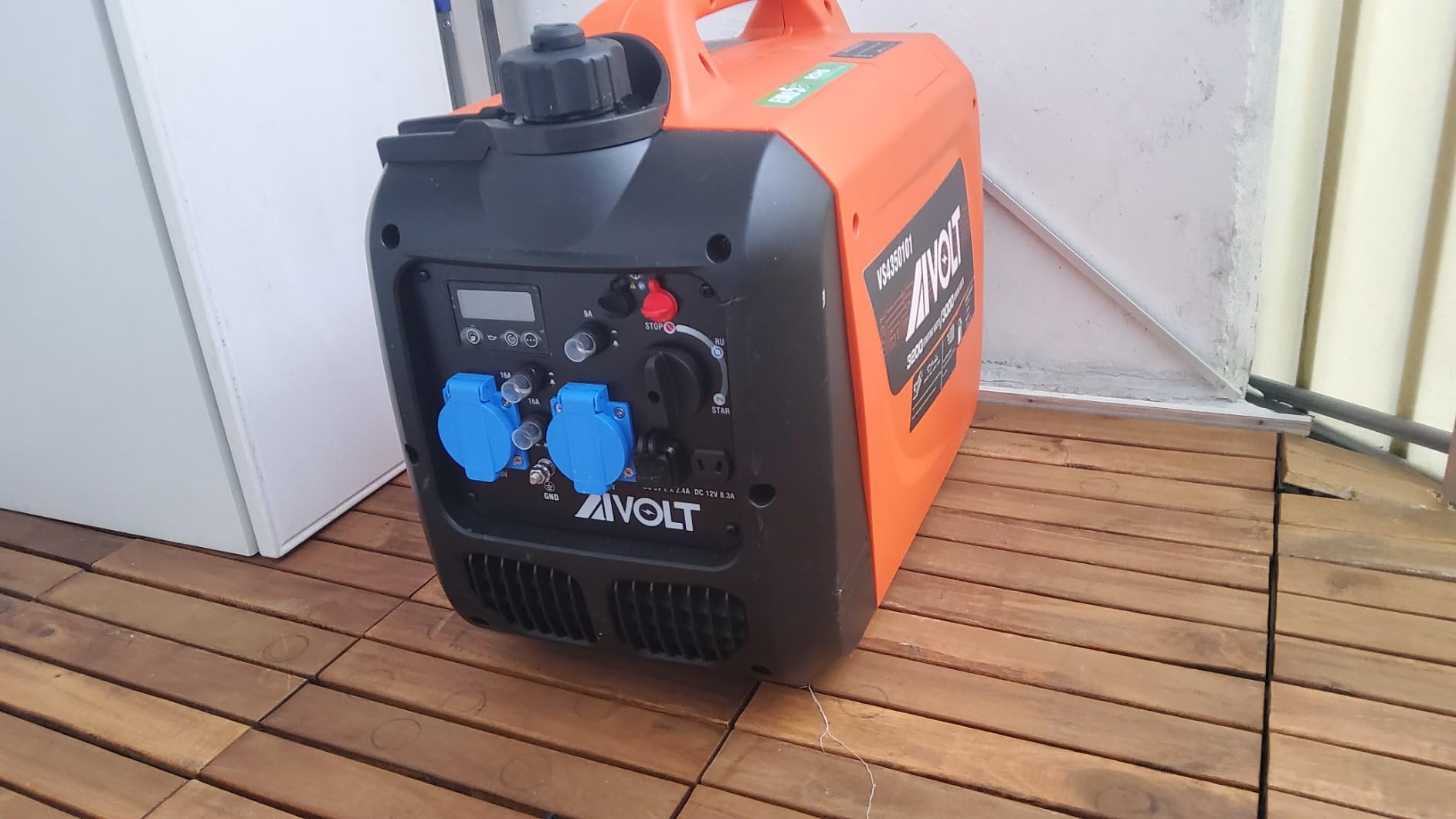 AIVOLT Bensin Generator 3200W Tyst Invertergenerator med 2 AC 230V, DC ...