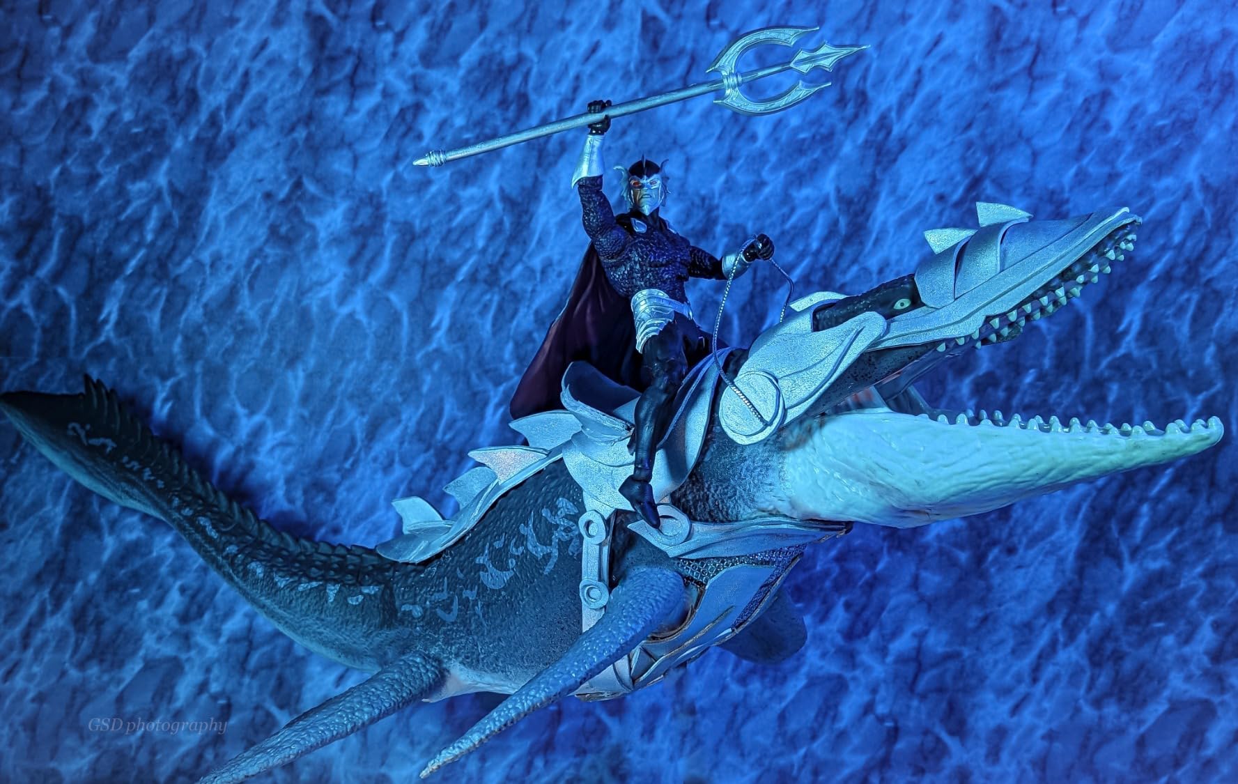 Amazon.com: McFarlane Toys - 7-Inch Gold Label Ocean Master Figure – DC ...