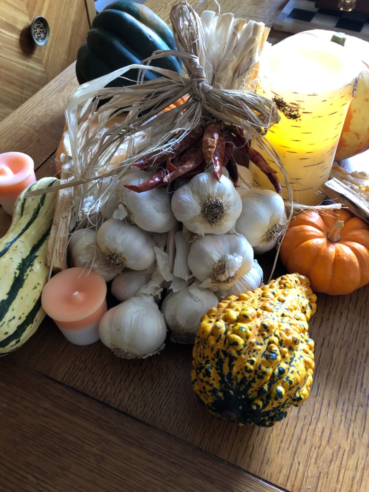 Amazon.com : McFadden Farm Garlic Swag with Chilis + Raffia : Gourmet ...
