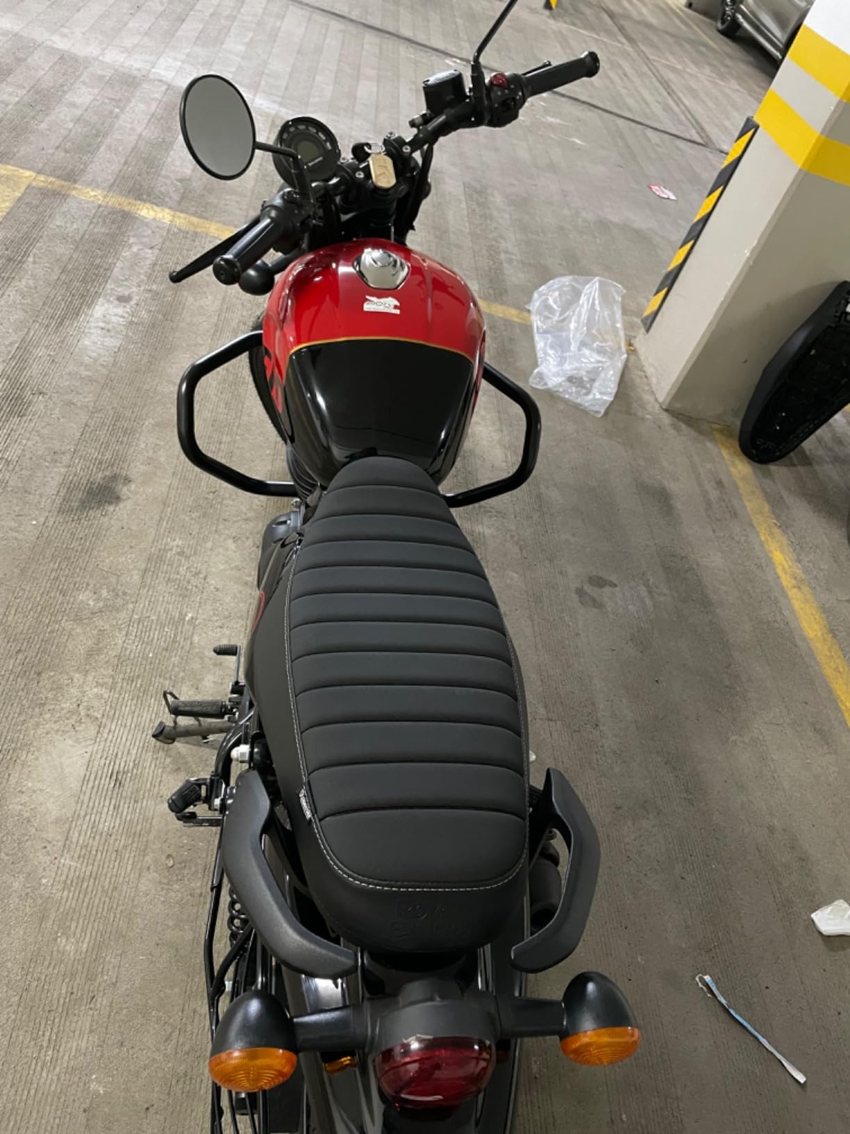 Royal Enfield KXA00139 Black Signature Bench Seat for Hunter 350 ...