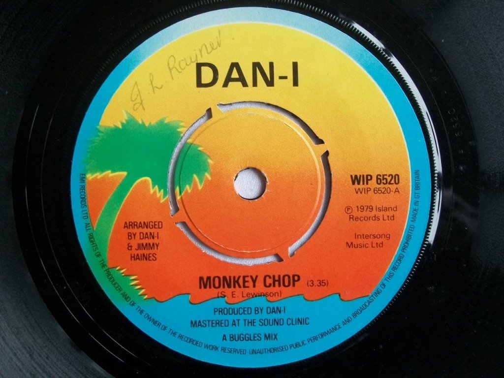 Monkey Chop - Dan-I 7" 45: Amazon.de: Musik-CDs & Vinyl