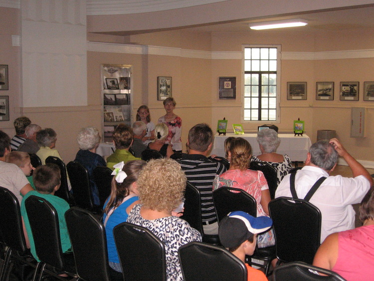 Amazon.com: Clayton's River Adventure Continues: Cincinnati to ...