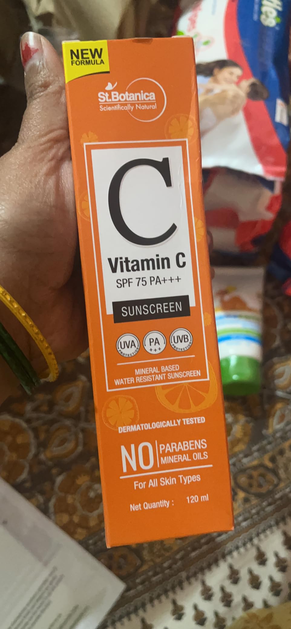 St.Botanica Vitamin C, E & Hyaluronic Acid Moisturizer With SPF 25, 50g ...