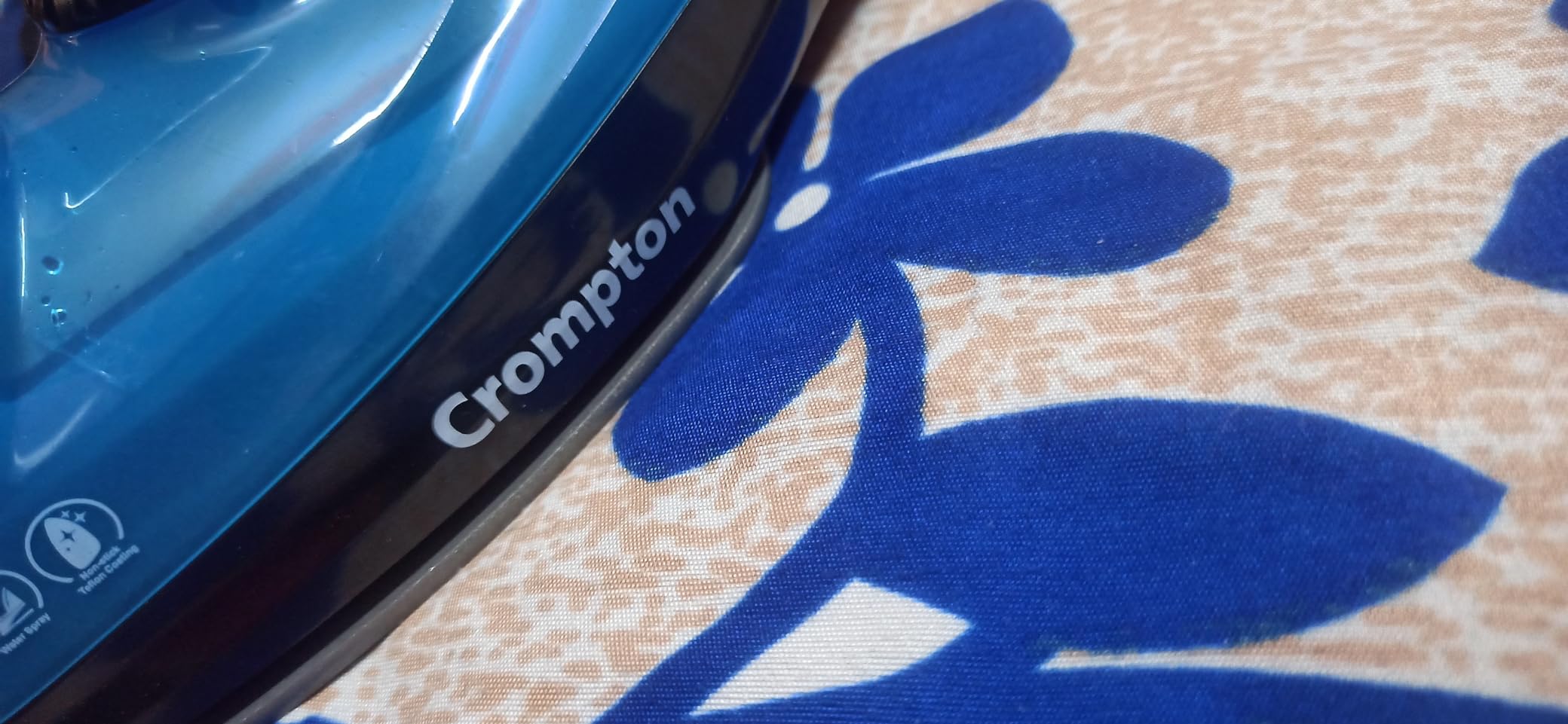Buy Crompton FabrimaX Plus 1250 W Steam Iron with 200 ml water tank ...