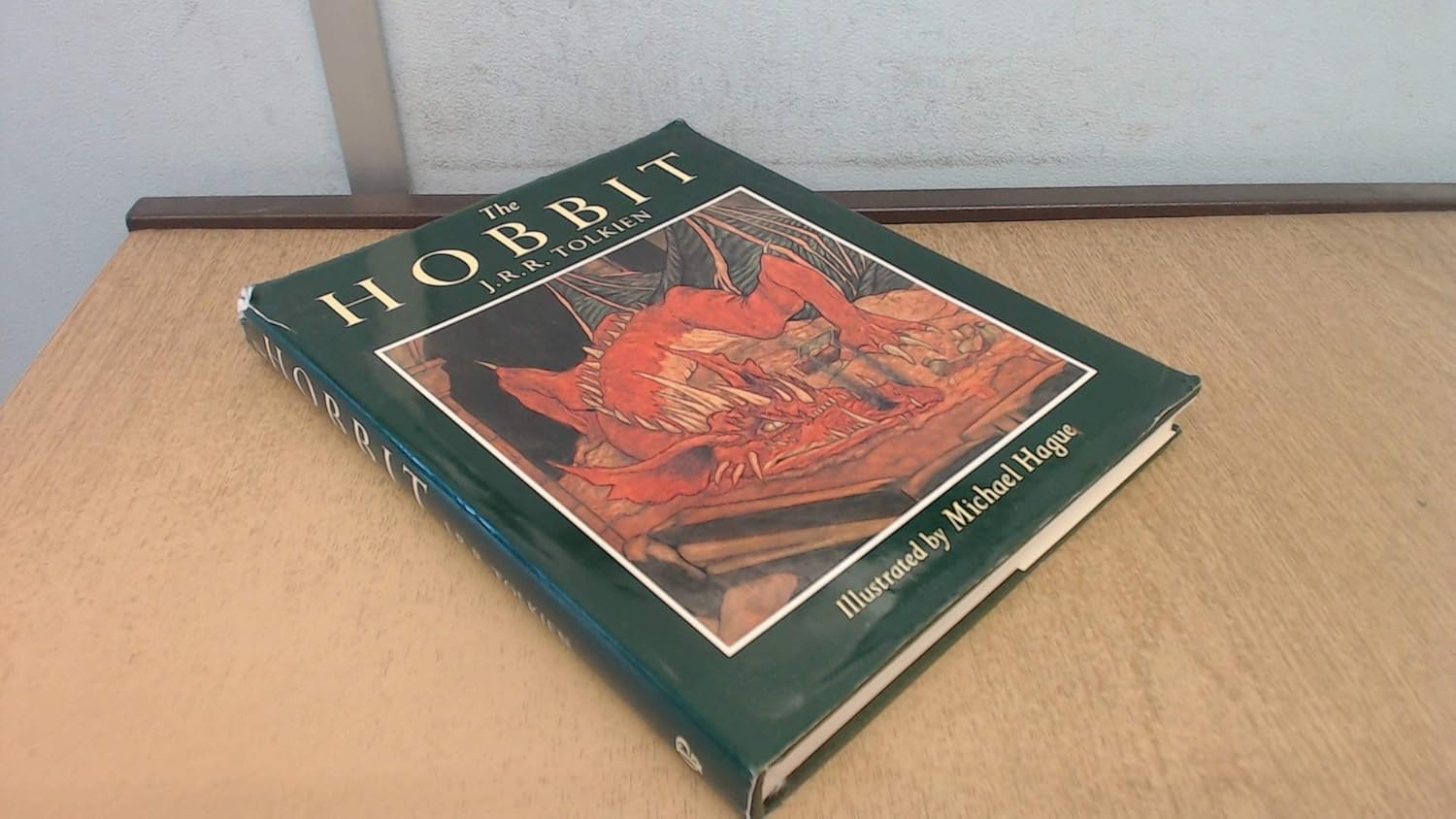 The Hobbit : Tolkien, J. R. R., Hague, Michael: Amazon.co.uk: Books