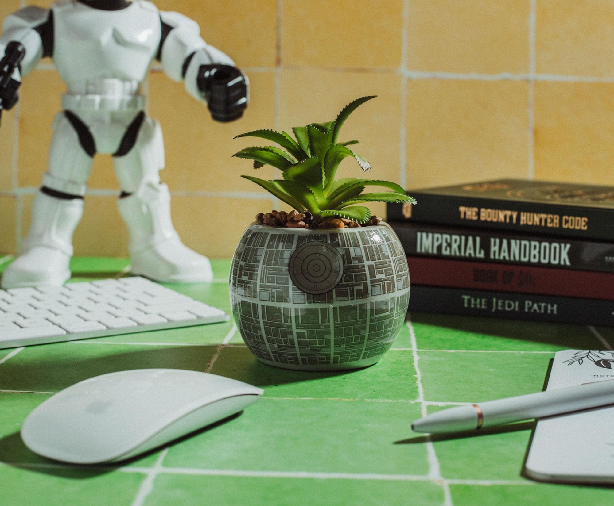 Snapklik.com : Toynk Star Wars Death Star 3-Inch Ceramic Planter