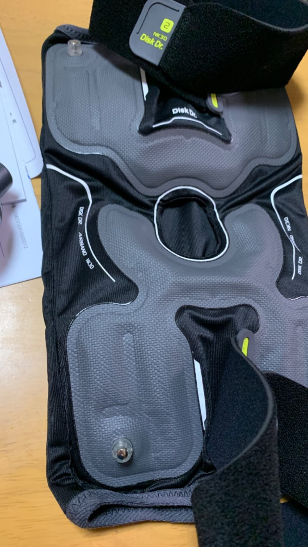 Amazon.co.jp: DiskDr. ディスクドクター NK10 膝サポーター 膝蓋骨 半月板 エアー 保護 固定 スポーツ用 日常生活用 : ドラッグストア