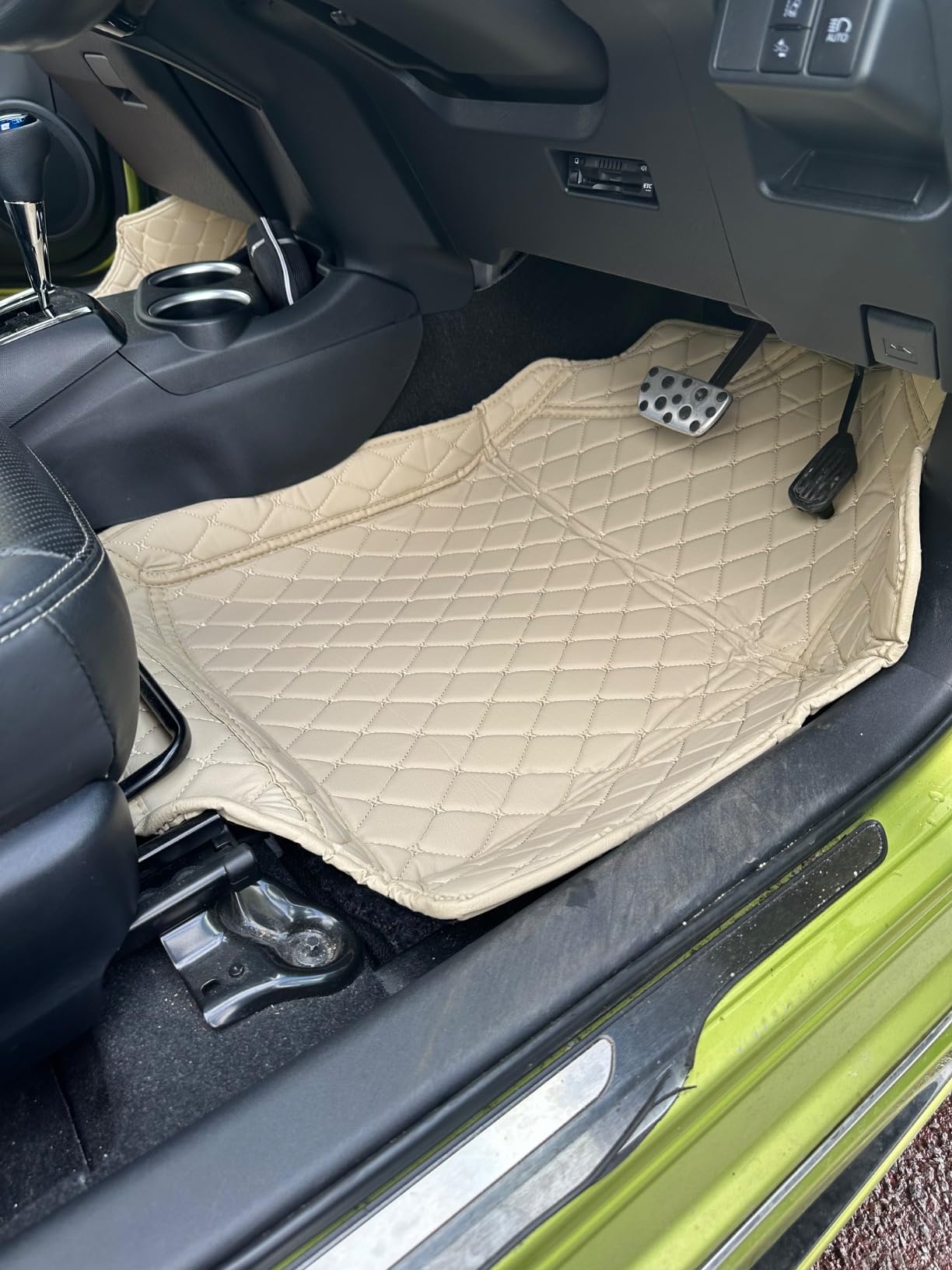 Amazon | Lacaca トヨタ アクア NHP10系 専用 3Dフロアマット トヨタ AQUA マット カーマット PUレザー素材 傷防止 防水 カー用品 取り付け簡単 | フロア ...