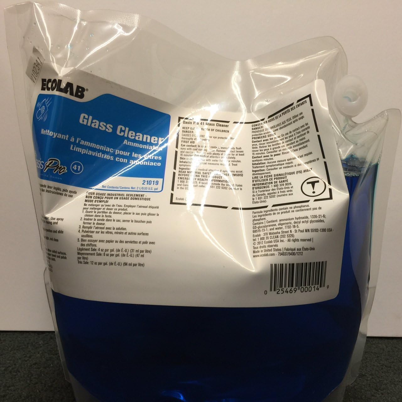 Amazon.com: Ecolab Glass Cleaner 21019 2 Liters 0.53 Gal (Case of 2 ...