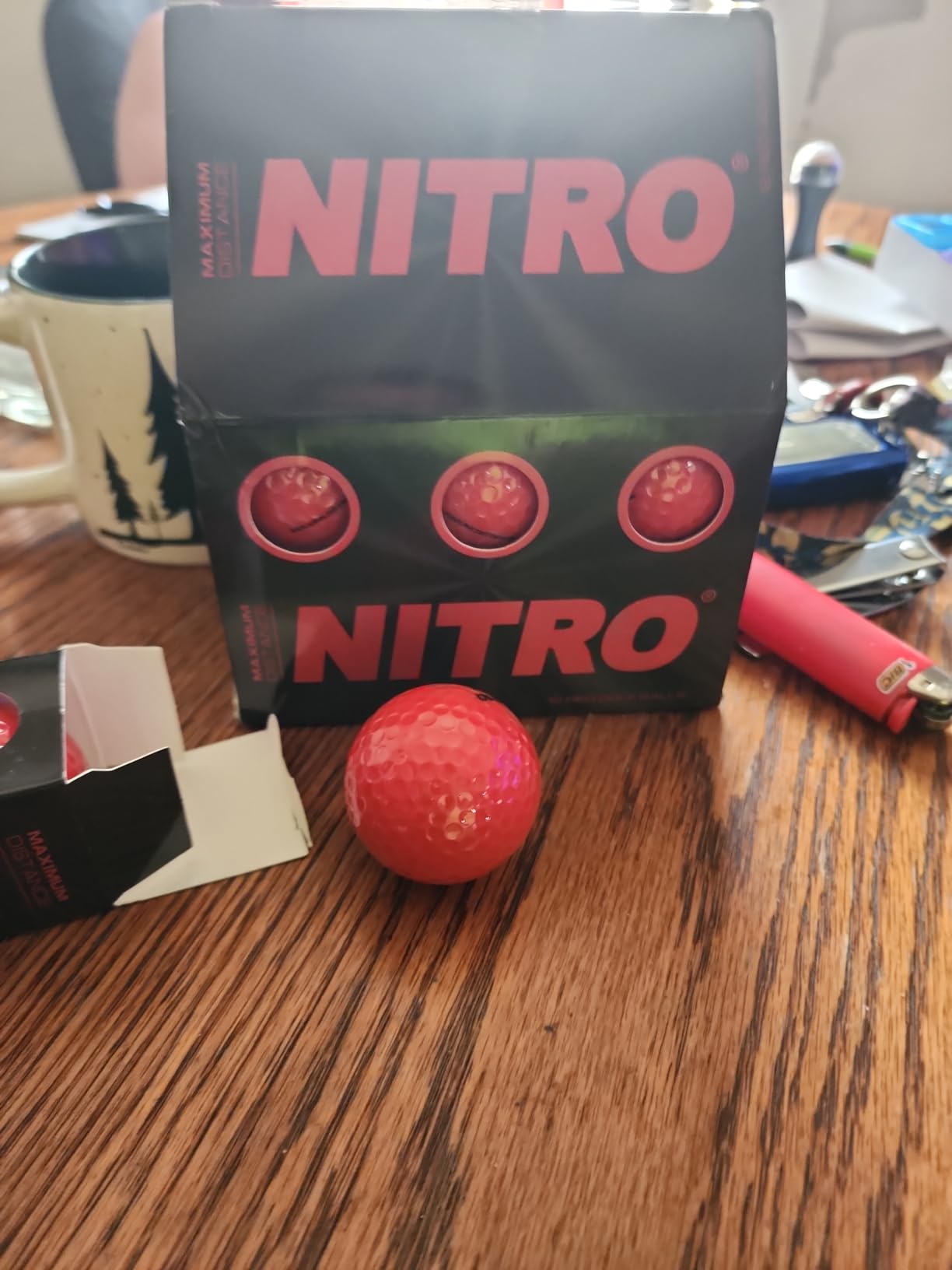 Amazon.com: Nitro Maximum Distance 12 Pack Red Golf Balls : Sports ...