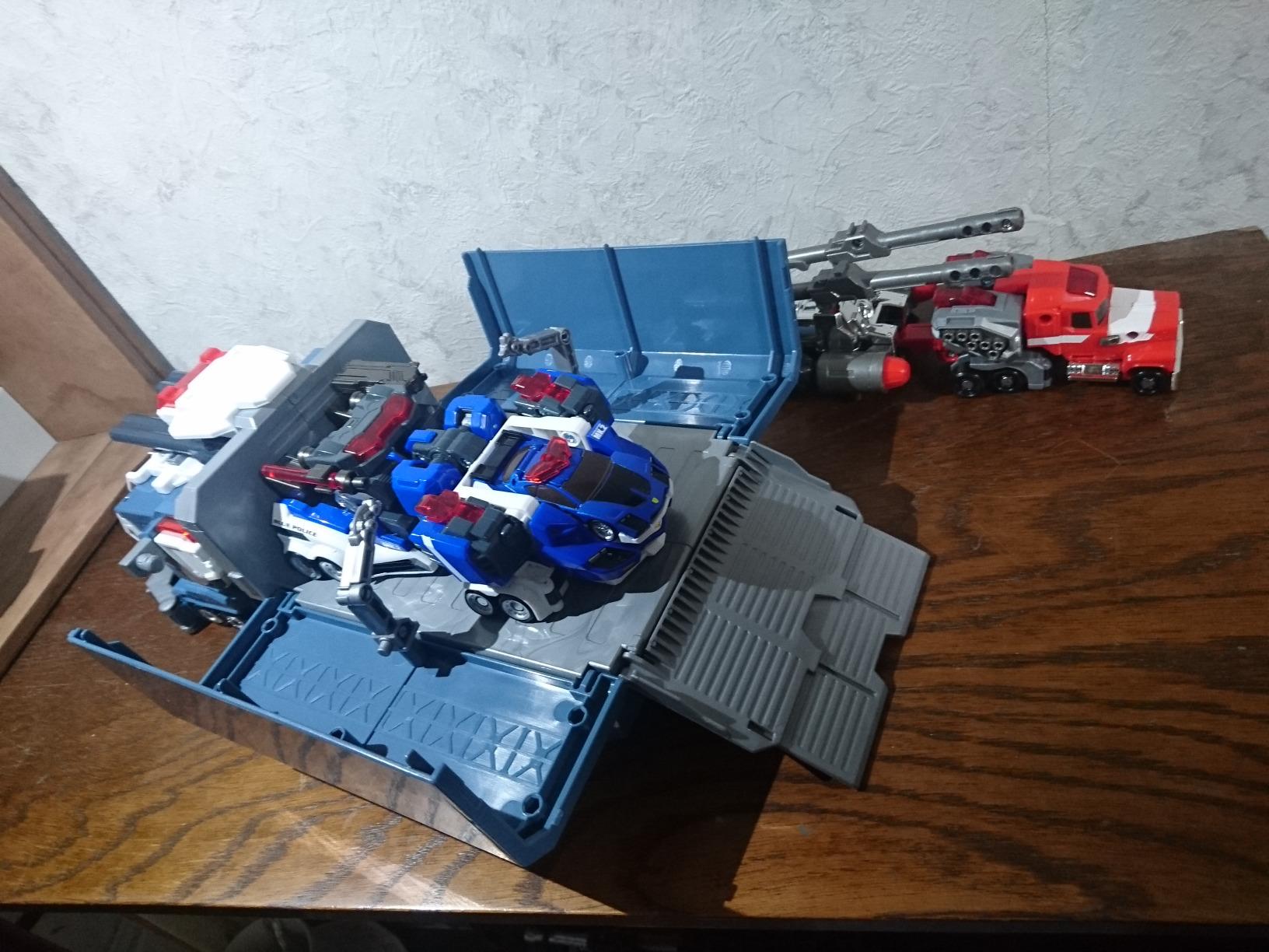 Amazon.co.jp: Tomica Hyper Rescue Drive Head Transporter Gaia : Toys ...