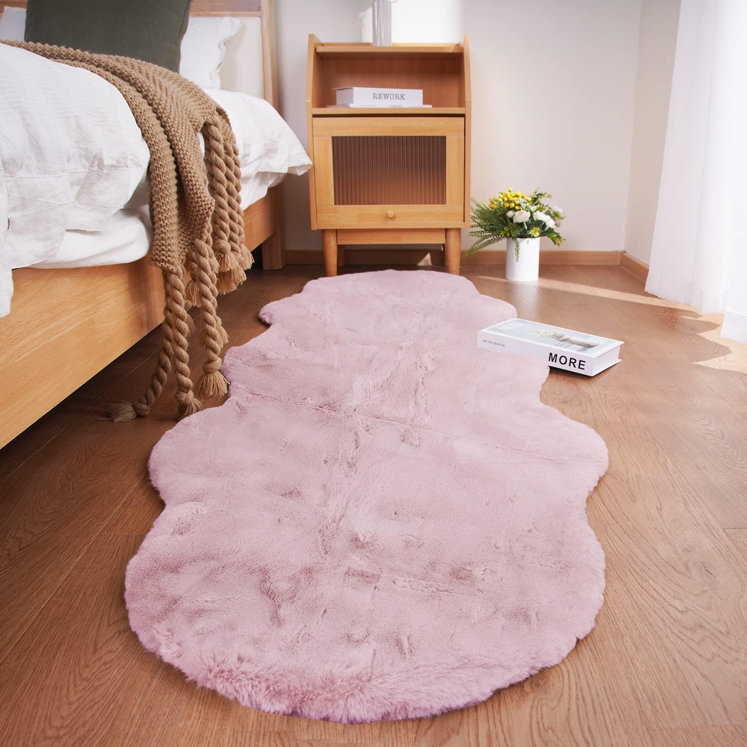 Amazon.com: Ghouse Soft Faux Sheepskin Fur Rug 2x6 Pink Fluffy Bedside ...