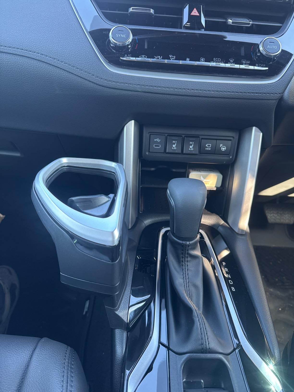 Amazon.co.jp: カーメイト(CARMATE) トヨタ カローラクロス専用 純正級 エアコン ドリンクホルダー 助手席側用 工具不要取付 NZ830 : 車＆バイク