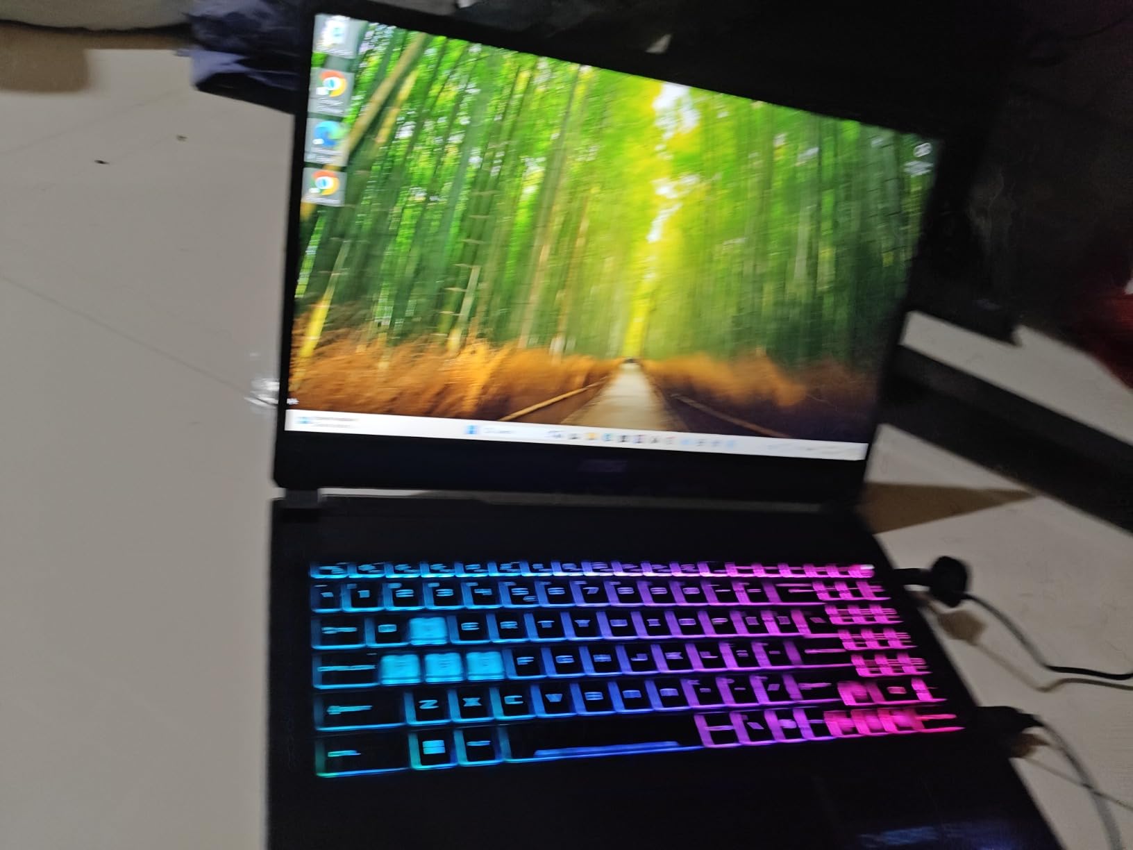 MSI Cyborg 15 AI, Intel Core Ultra 7 155H,Built-in AI, 40CM Gaming ...