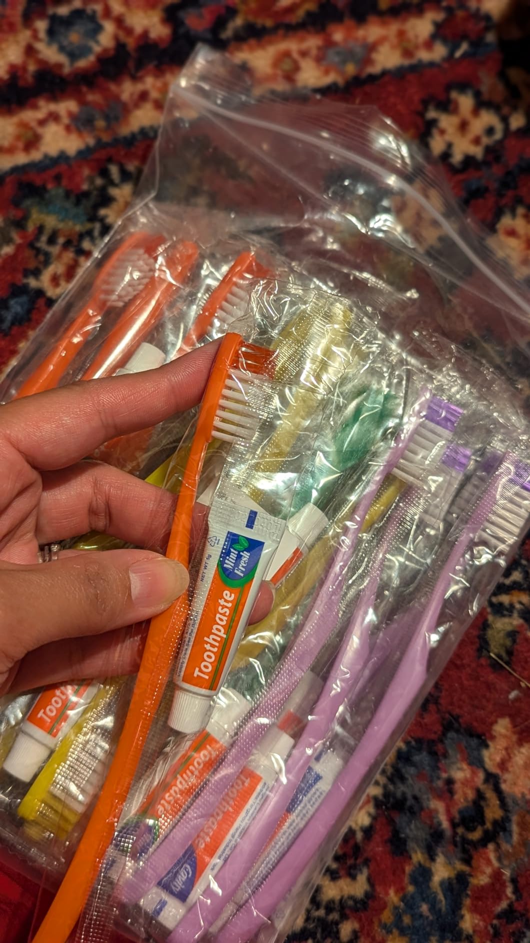 Amazon.com : HAIFOTRVA 30pcs Disposable Toothbrushes with Toothpaste ...