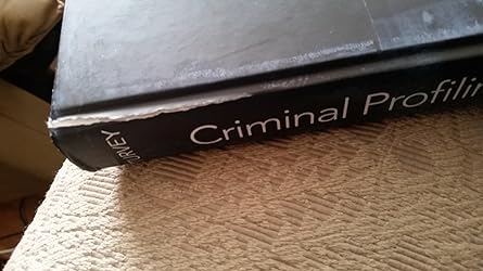 Amazon.com: Criminal Profiling: An Introduction to Behavioral Evidence ...
