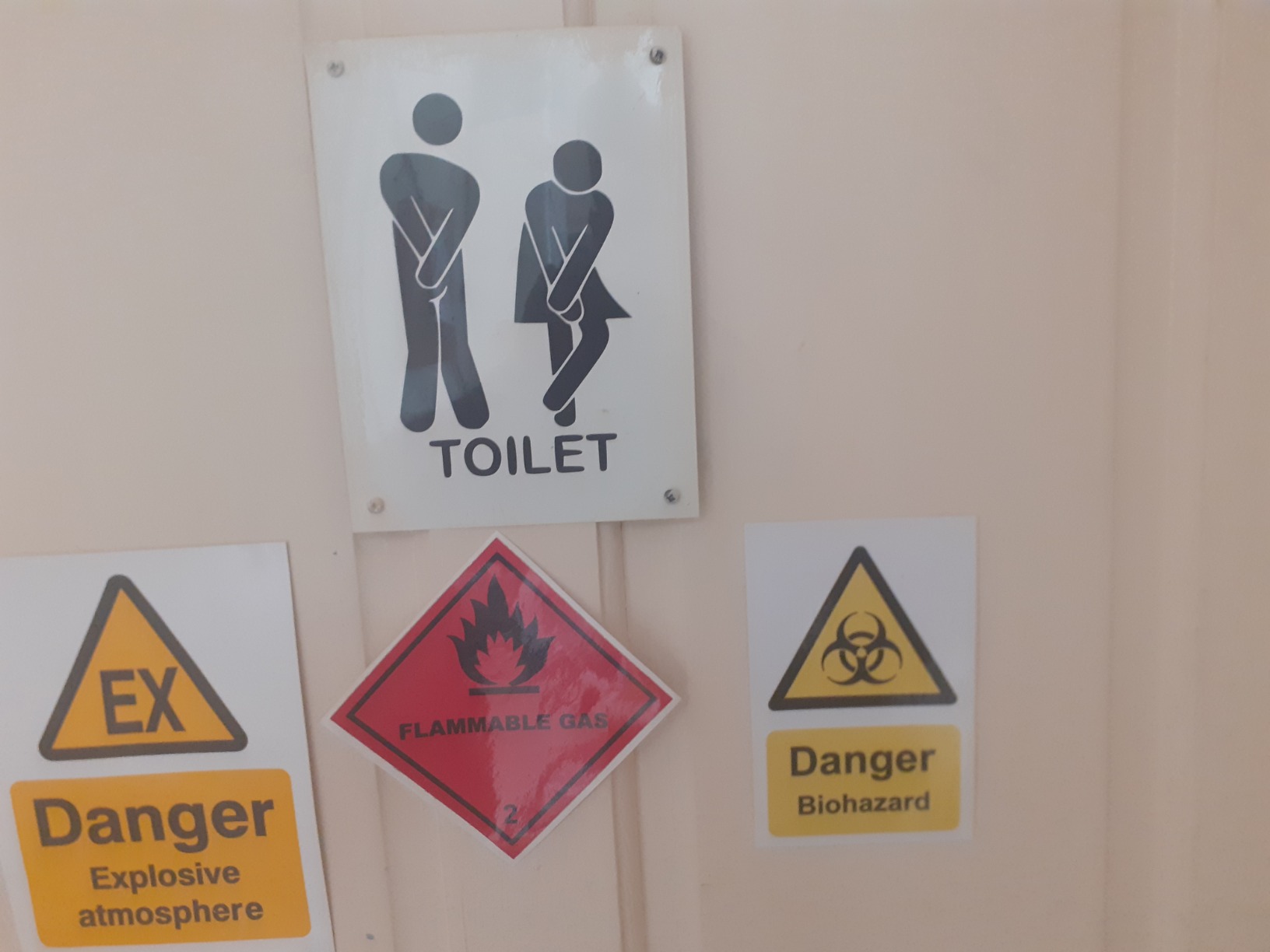 Hazard Diamond Label Sticker - Class 2 Flammable Gas Sign : Amazon.co ...