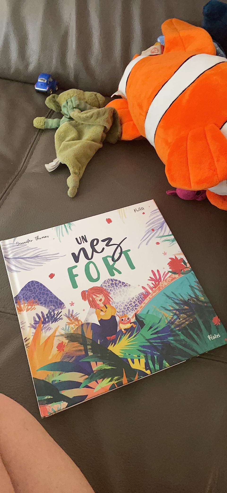 Amazon.fr - Un nez fort - Thomas, Jennifer, Polète - Livres