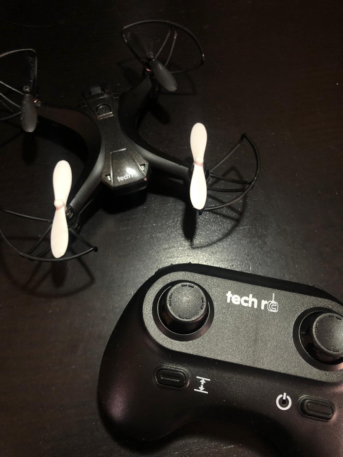 tech rc Mini Drone con Telecamera HD con Due Batterie Funzione di ...