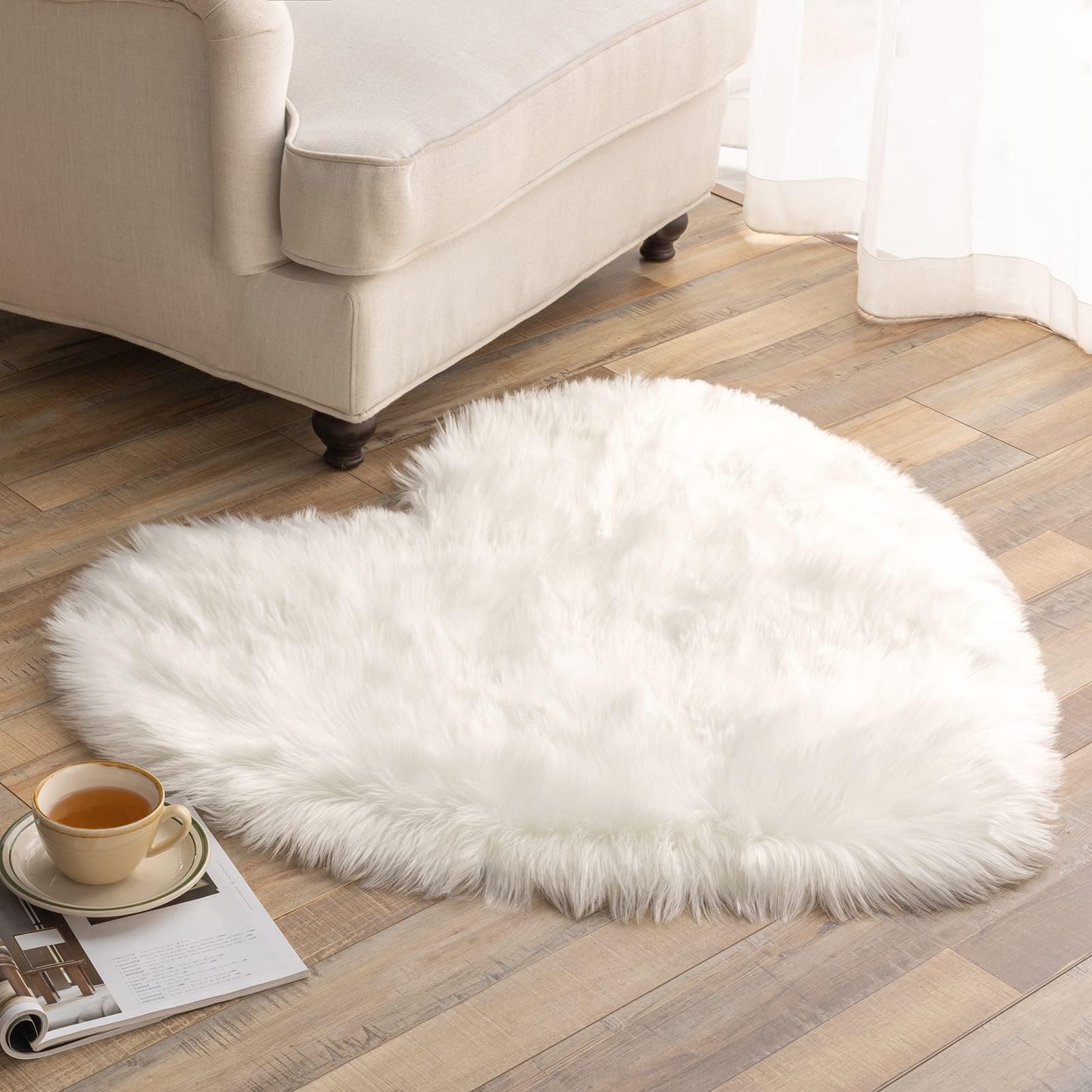 Amazon.com: VANILLACHOCOLATE Heart Shaped Soft Faux Sheepskin Fur Area ...
