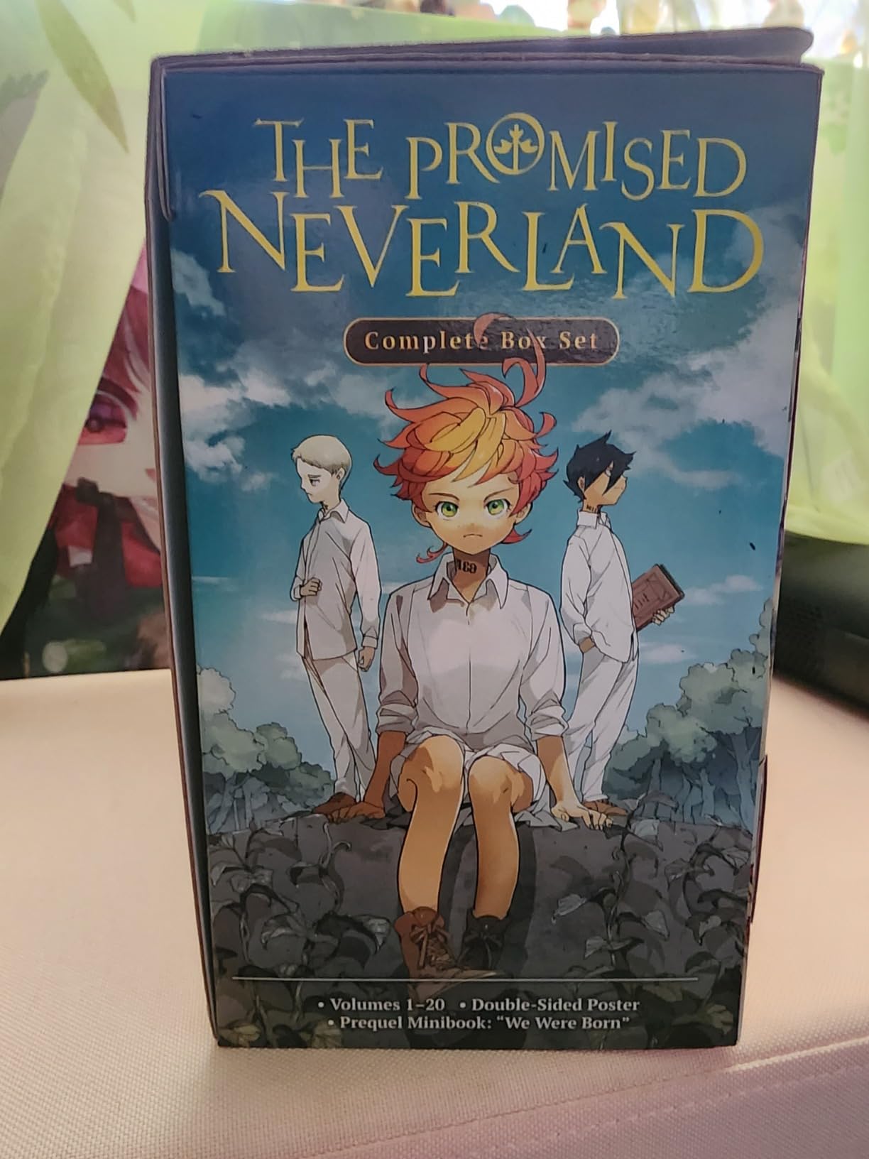 The Promised Neverland Complete Box Set: Includes volumes 1-20 with ...