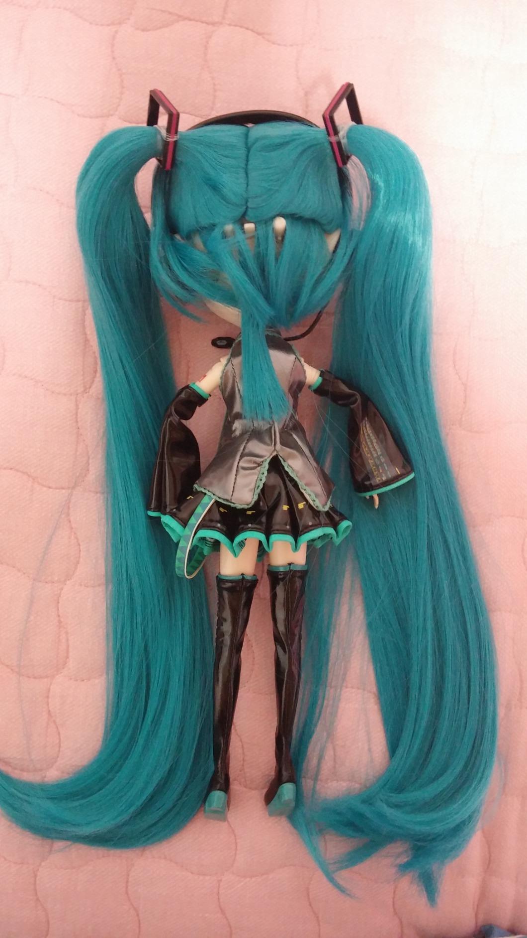 Amazon.com: Pullip Dolls Vocaloid Hatsune Miku 12 inches Fashion Doll P ...