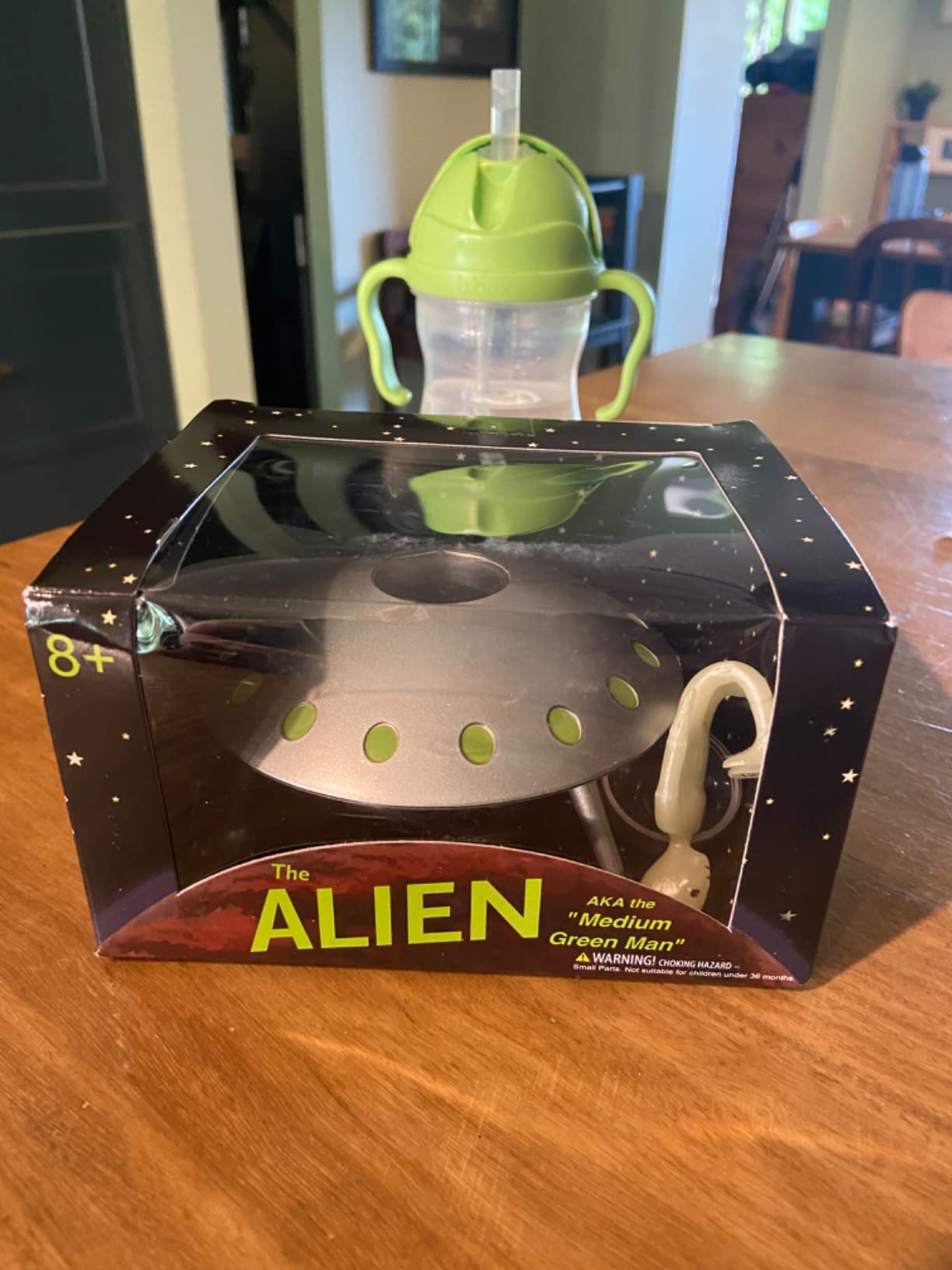 Off the Wall Toys Alien Glow-in-the-Dark UFO Space Ship and Bendable ...